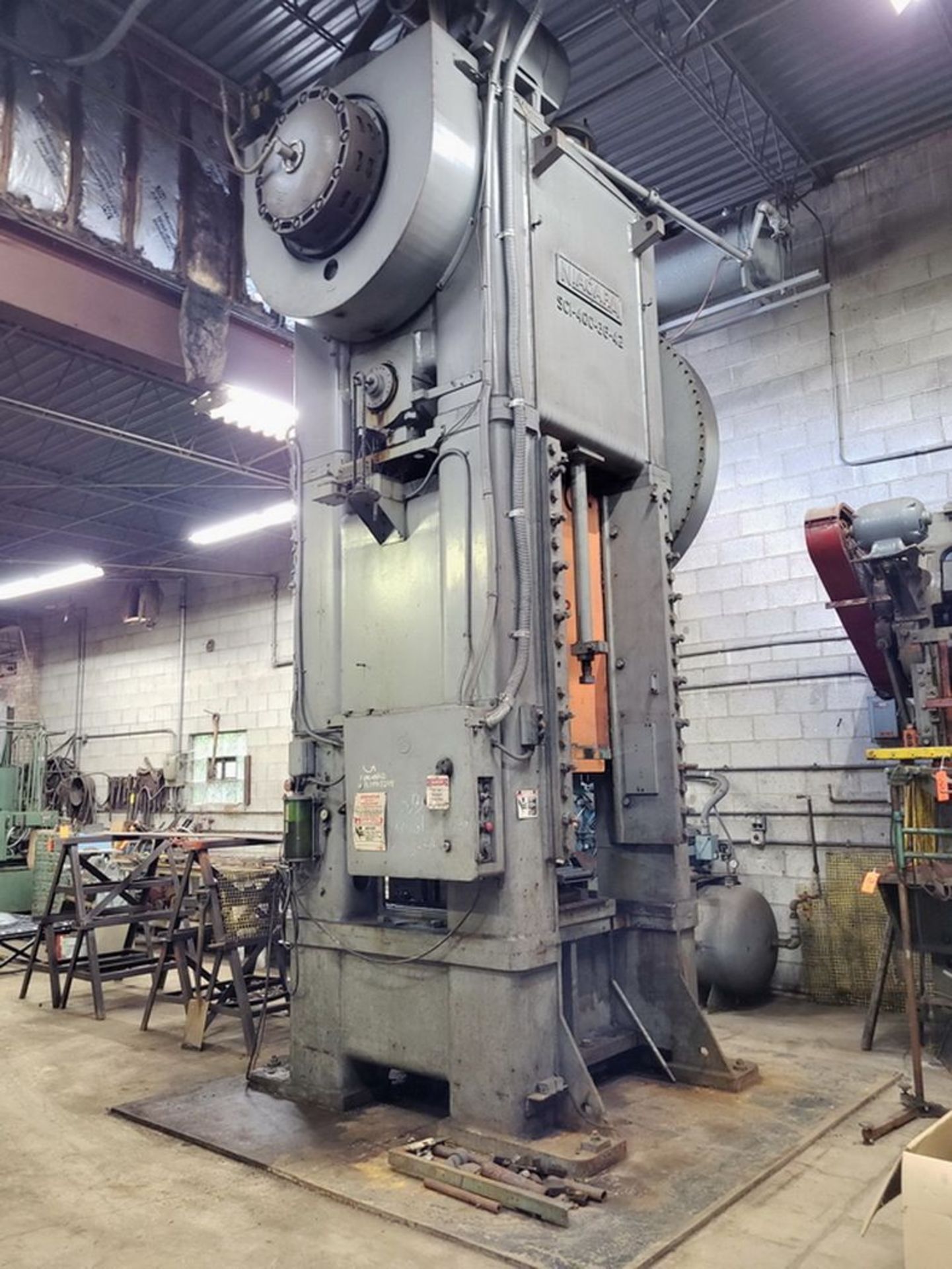 Niagara 400-Ton Cap. SCI-400-36-42 Straight Side Press, SN: 34064, Air ...