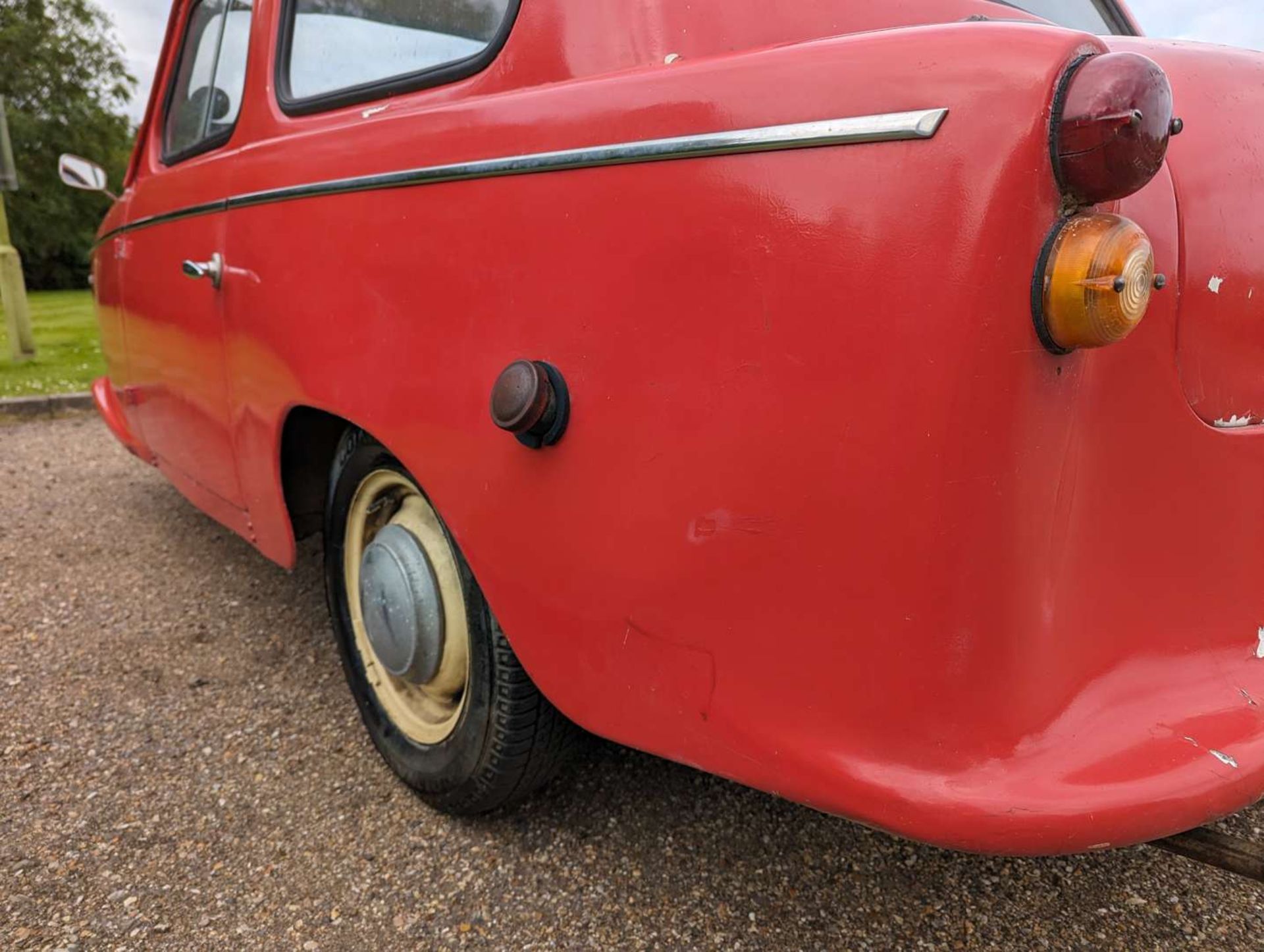 Make & Model:Reliant , Regal Date of Reg:WFF966 Colour:Red cc:748 Fuel ...