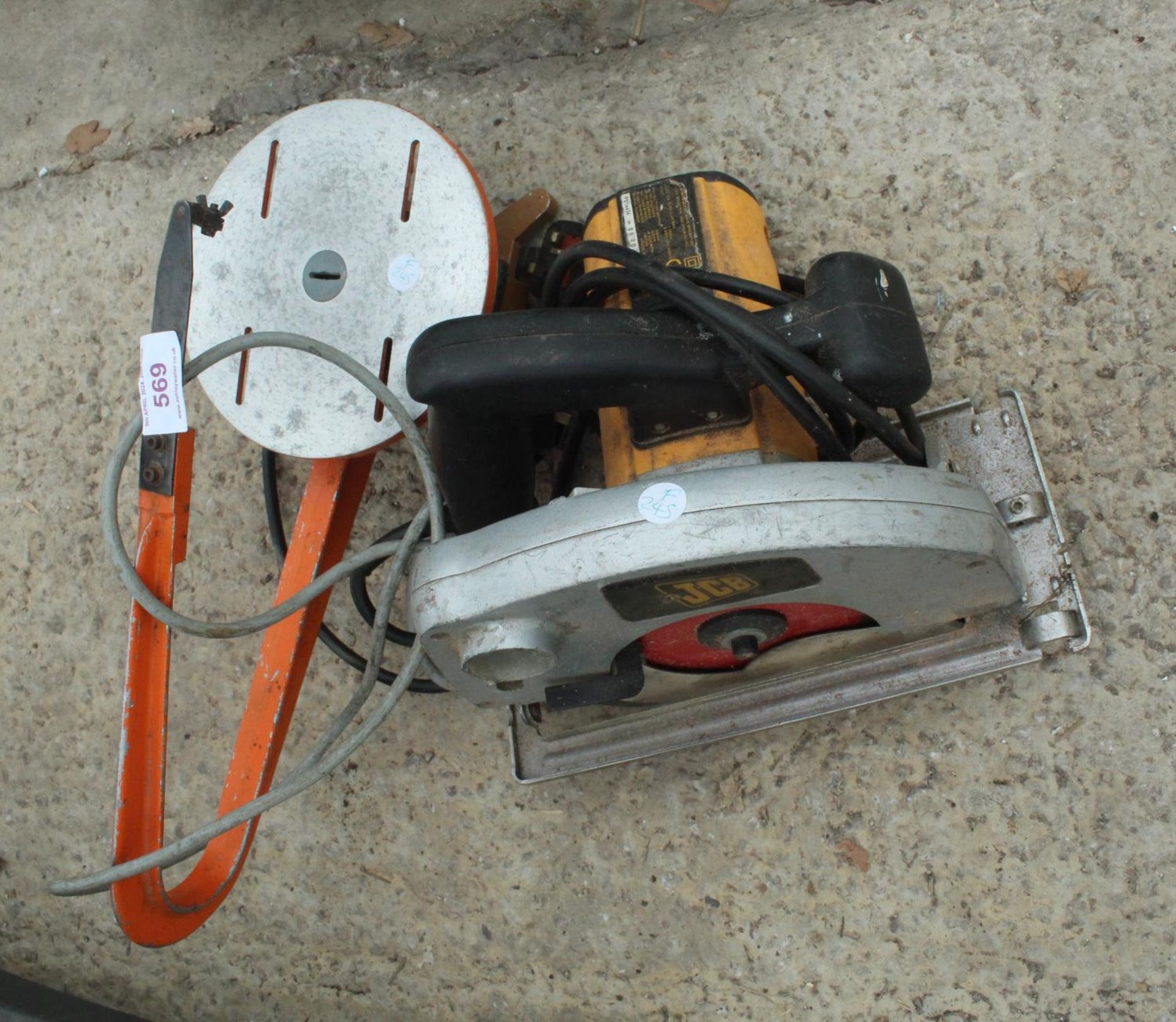 SCRIBE SAW AND HAND CIRCLE SAW IN WORKING ORDER NO VAT