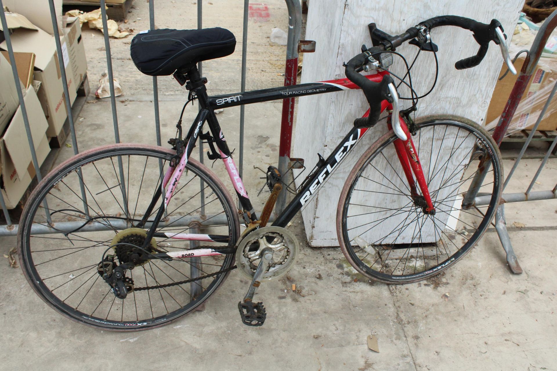 A REFLEX ROAD RACING BIKE WITH 14 SPEED GEAR SYSTEM