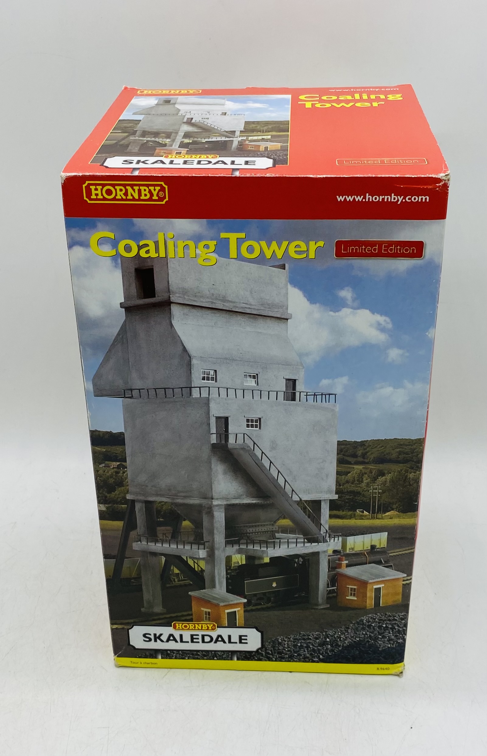 A boxed limited edition Hornby Skaledale OO gauge Coaling Tower (R9640 ...