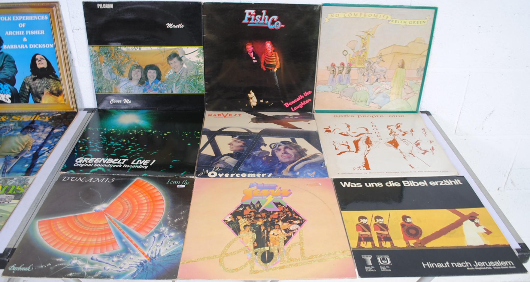A quantity of various 12" vinyl records, including Tom Paxton, Archie ...