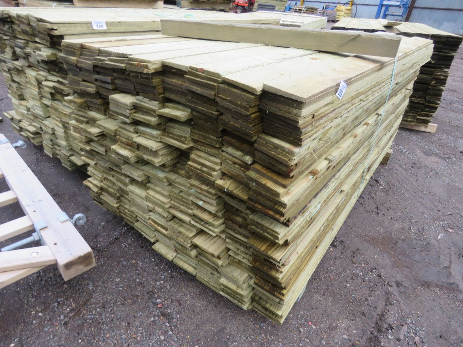 LARGE PACK OF TREATED FEATHER EDGE CLADDING TIMBER BOARDS: 1.8M LENGTH ...