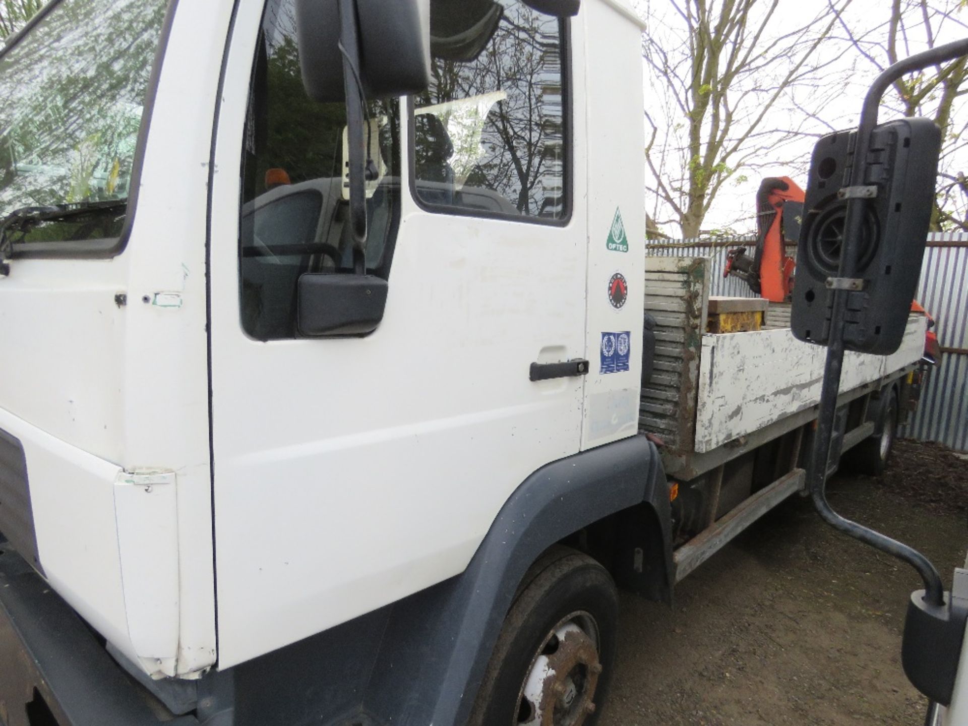MAN 7.5TONNE DROP SIDE FLAT LORRY REG:WX54 VYD. WITH PALFINGER PEU7001 ...
