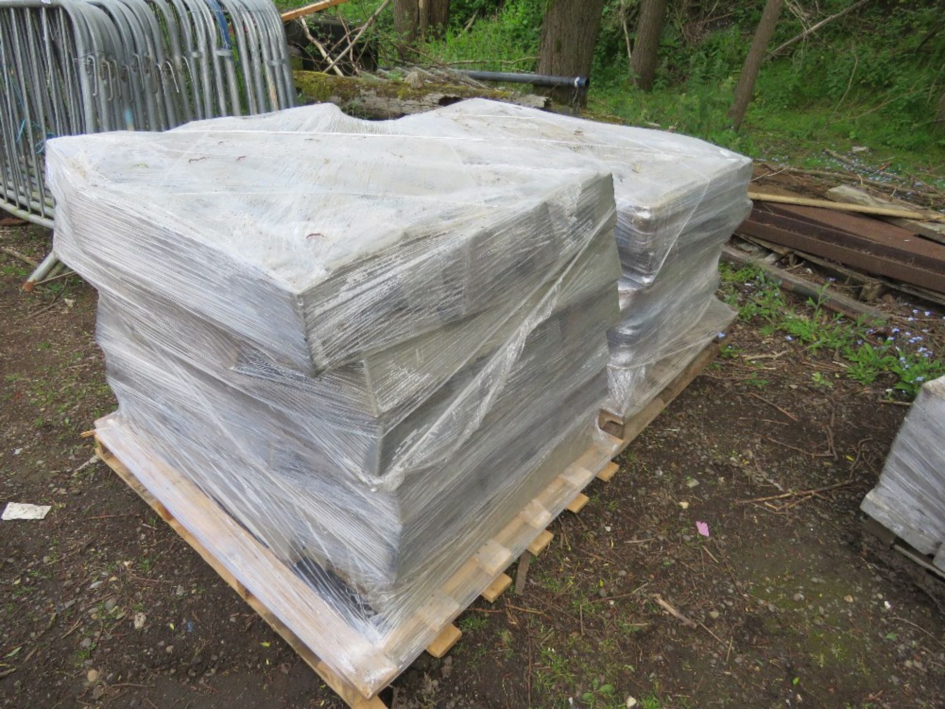 2 X PALLETS OF HERAS TYPE FENCE PANEL BASES/BLOCKS.....THIS LOT IS SOLD ...