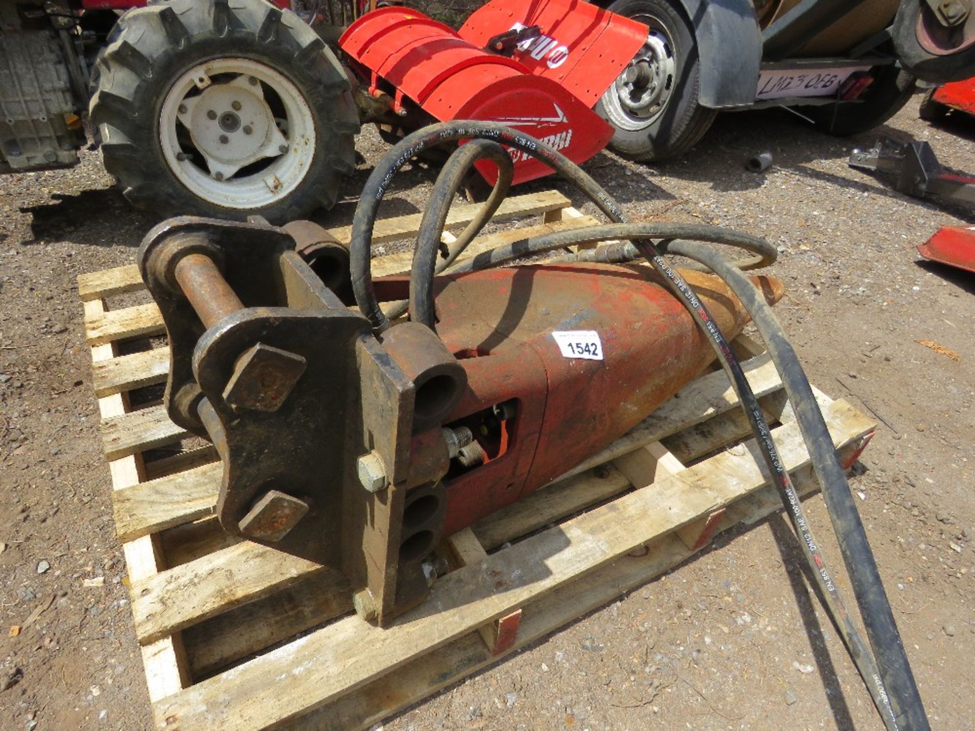 RAMMER HYDRAULIC EXCAVATOR MOUNTED BREAKER ON 35MM PINS. DIRECT FROM ...