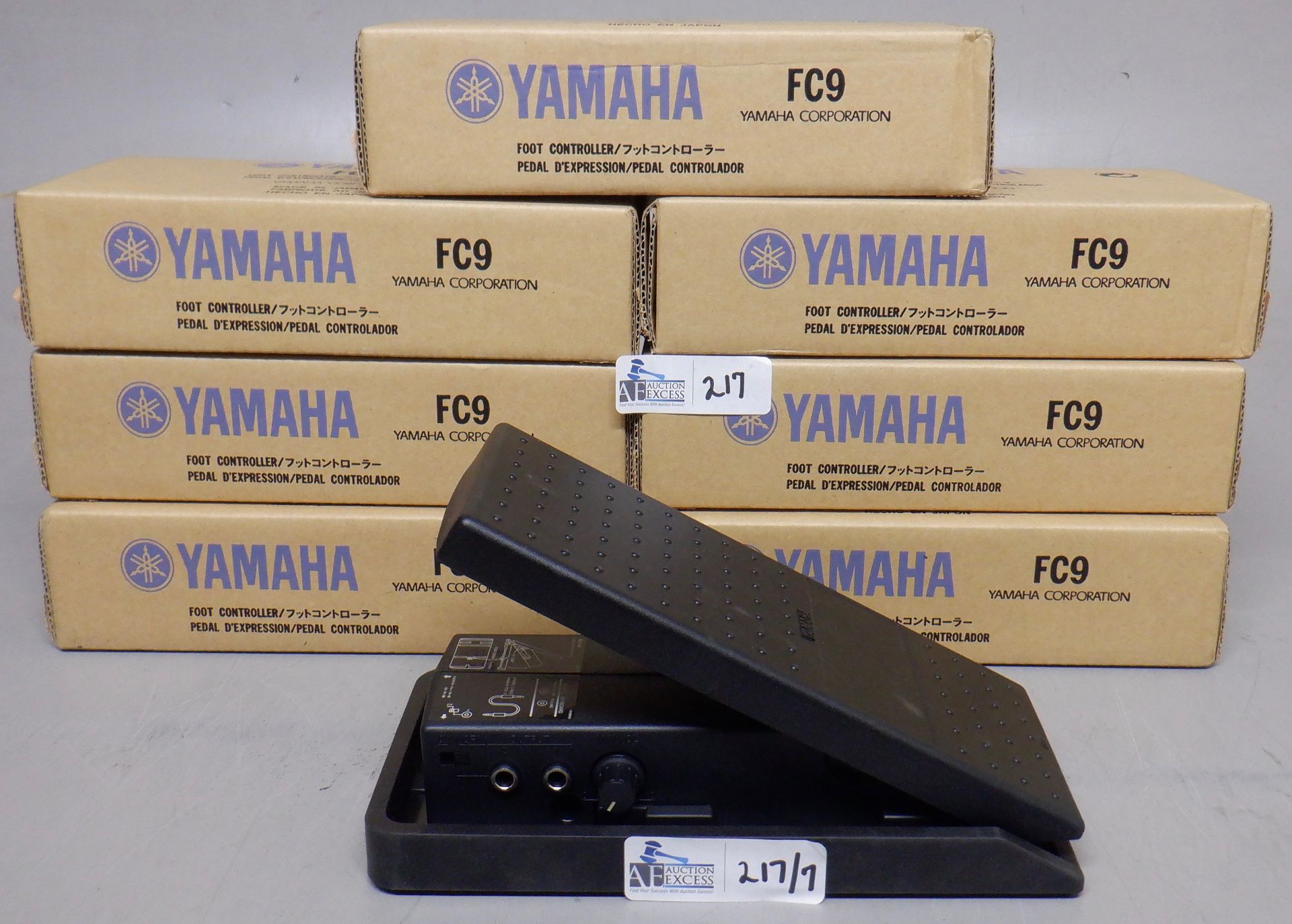 LOT OF 9 YAMAHA FC9 FOOLT CONTROLLERS NOS