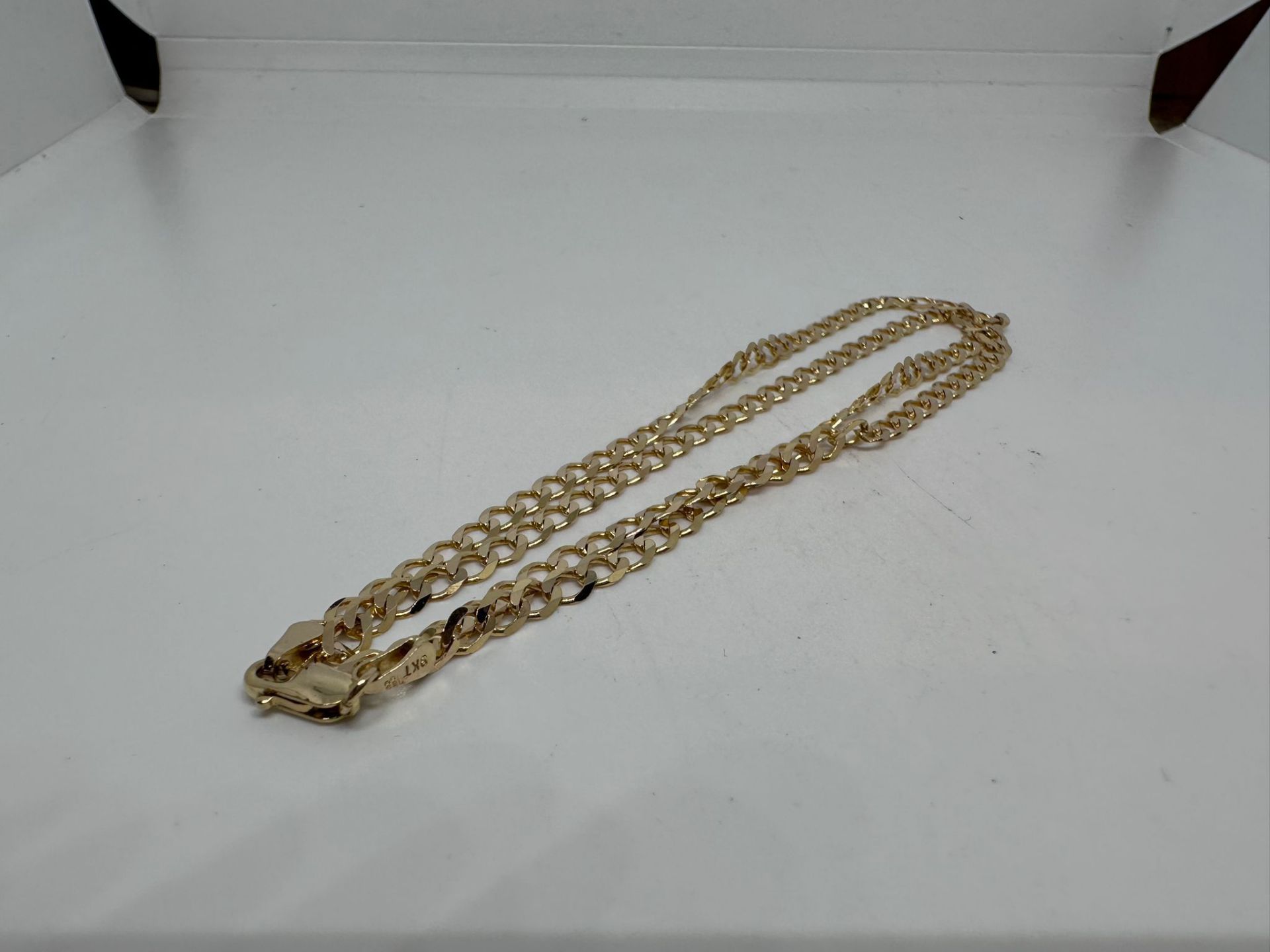 9 carat yellow gold curb chain 4.01g 16 inch