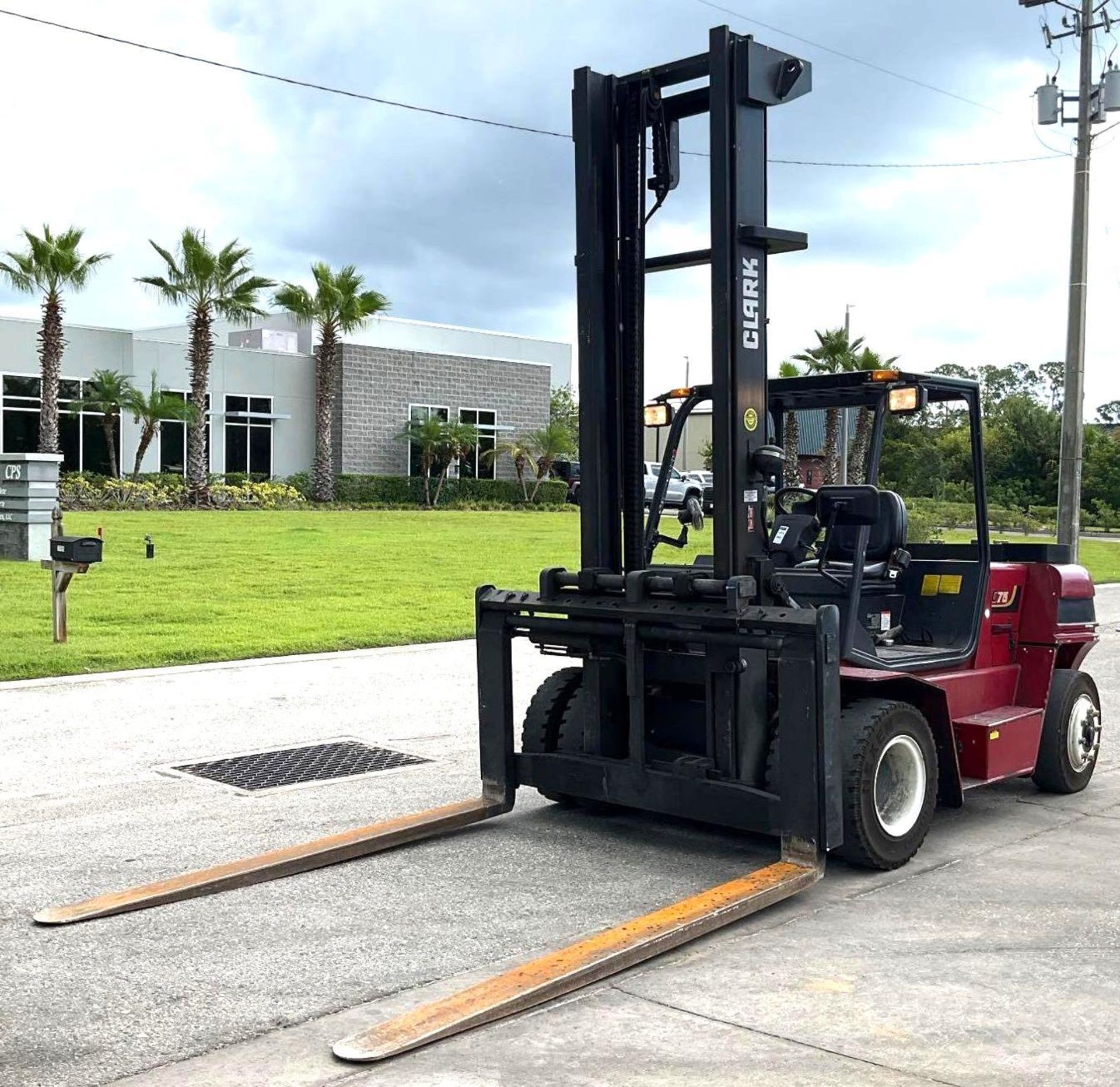 2016 CLARK FORKLIFT MODEL C75L, 15,000 LB CAPACITY, LP , APPROX MAX ...