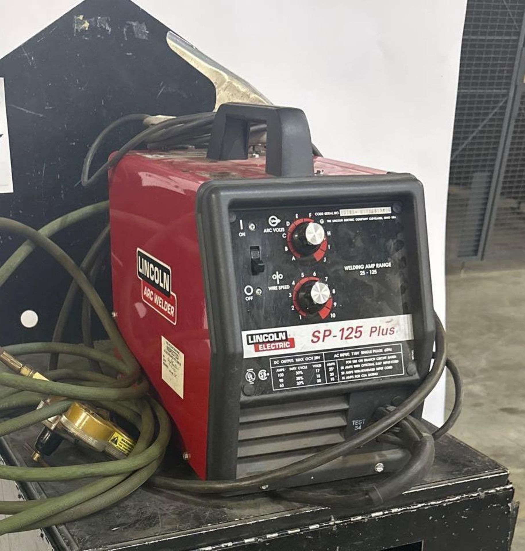 Lincoln SP-125 Plus Arc Welder w/ heavy duty rolling protective ...