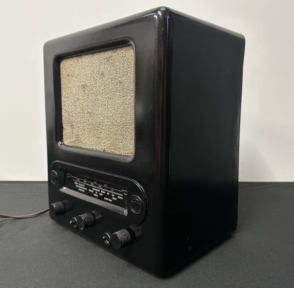 WW2 Third Reich Model VE 301 Dyn Volksempfänger "Peoples Radio ...