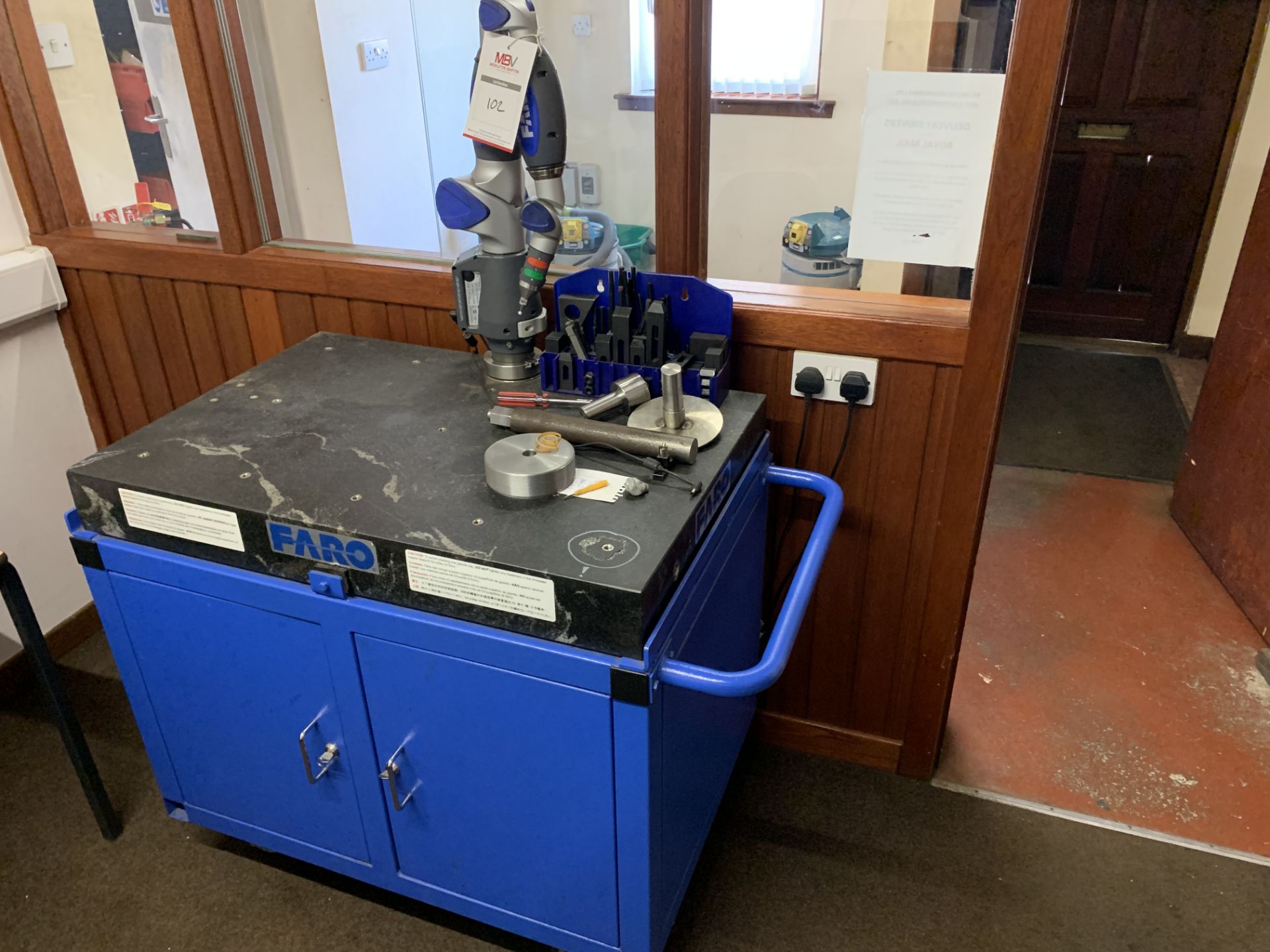 (2019) Faro Gage Measuring System & Measuring Table/Cabinet (s/n: F04 ...