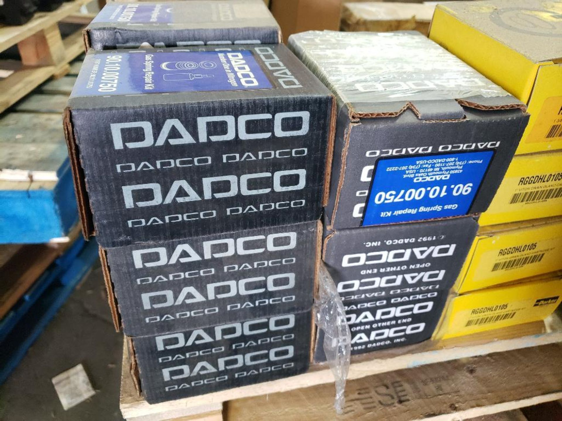 Full pallet - Assorted electrical and repair parts. Festo, Vibraclamp ...