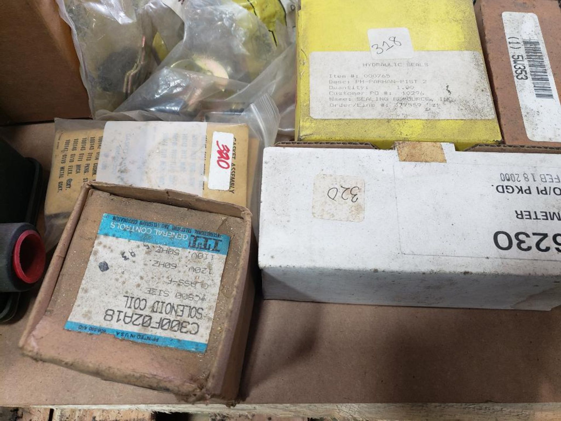 Full pallet - Assorted electrical and repair parts. Festo, Vibraclamp ...