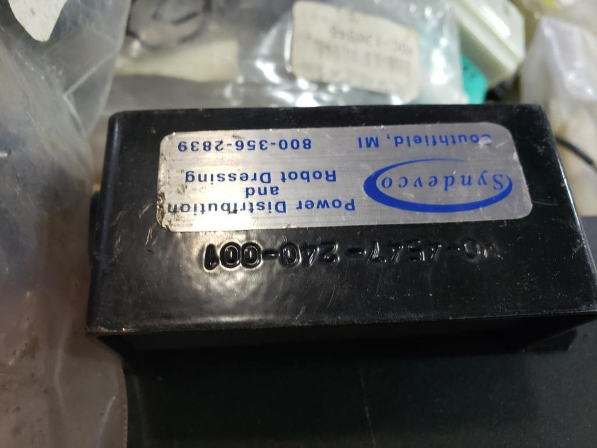 Full pallet - Assorted electrical and repair parts. Festo, Vibraclamp ...