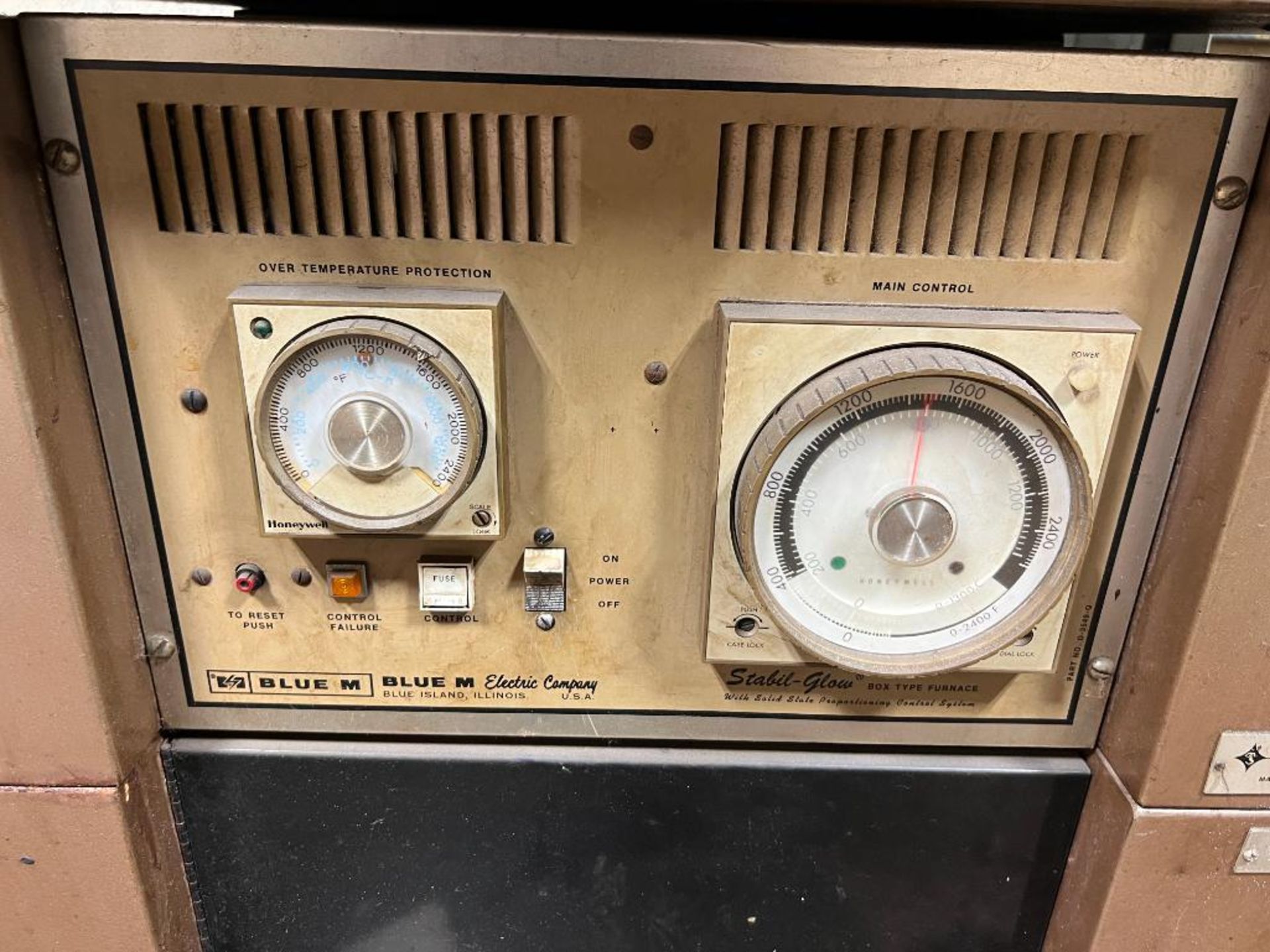 Blue M Electric Furnace Model 8655F-3, Serial No. FV2-2339