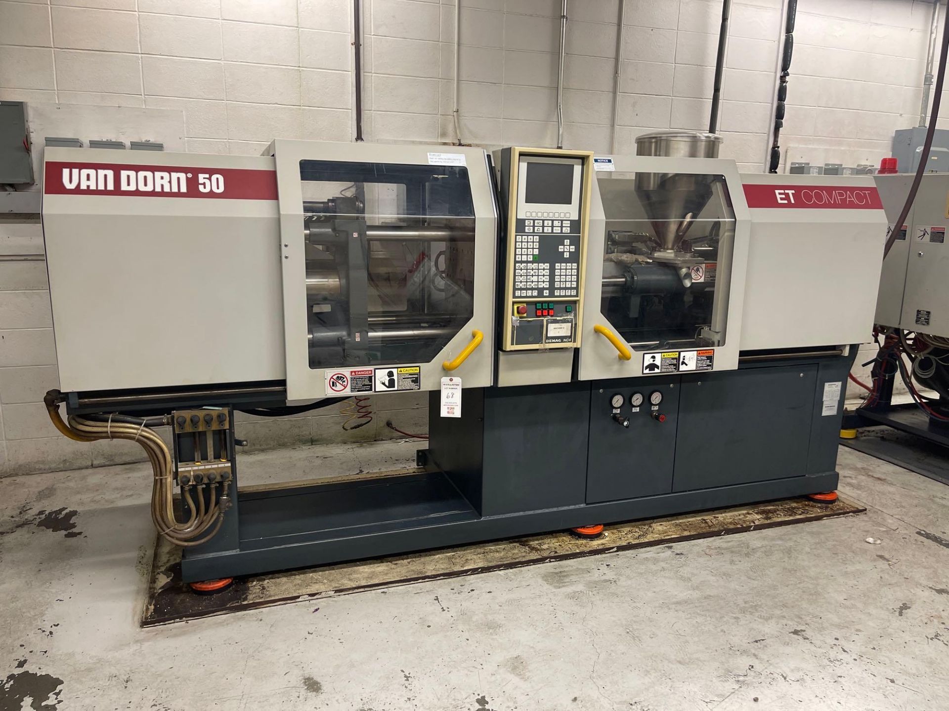 Van Dorn Injection Molding Machine, Model: 500-200, SN: 7141-0413, Year ...