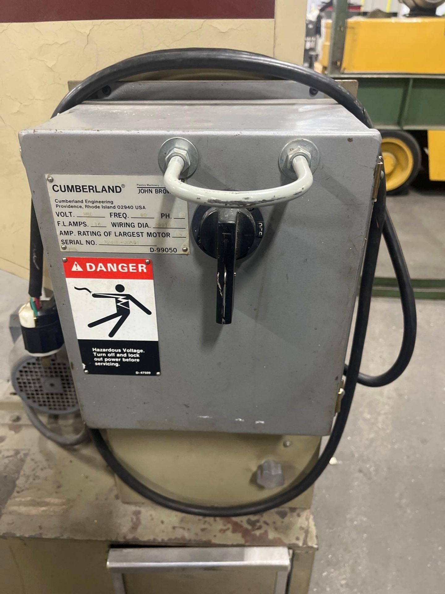 Cumberland 4 hp granulator model D–99050 serial number 72400--88591 230 ...