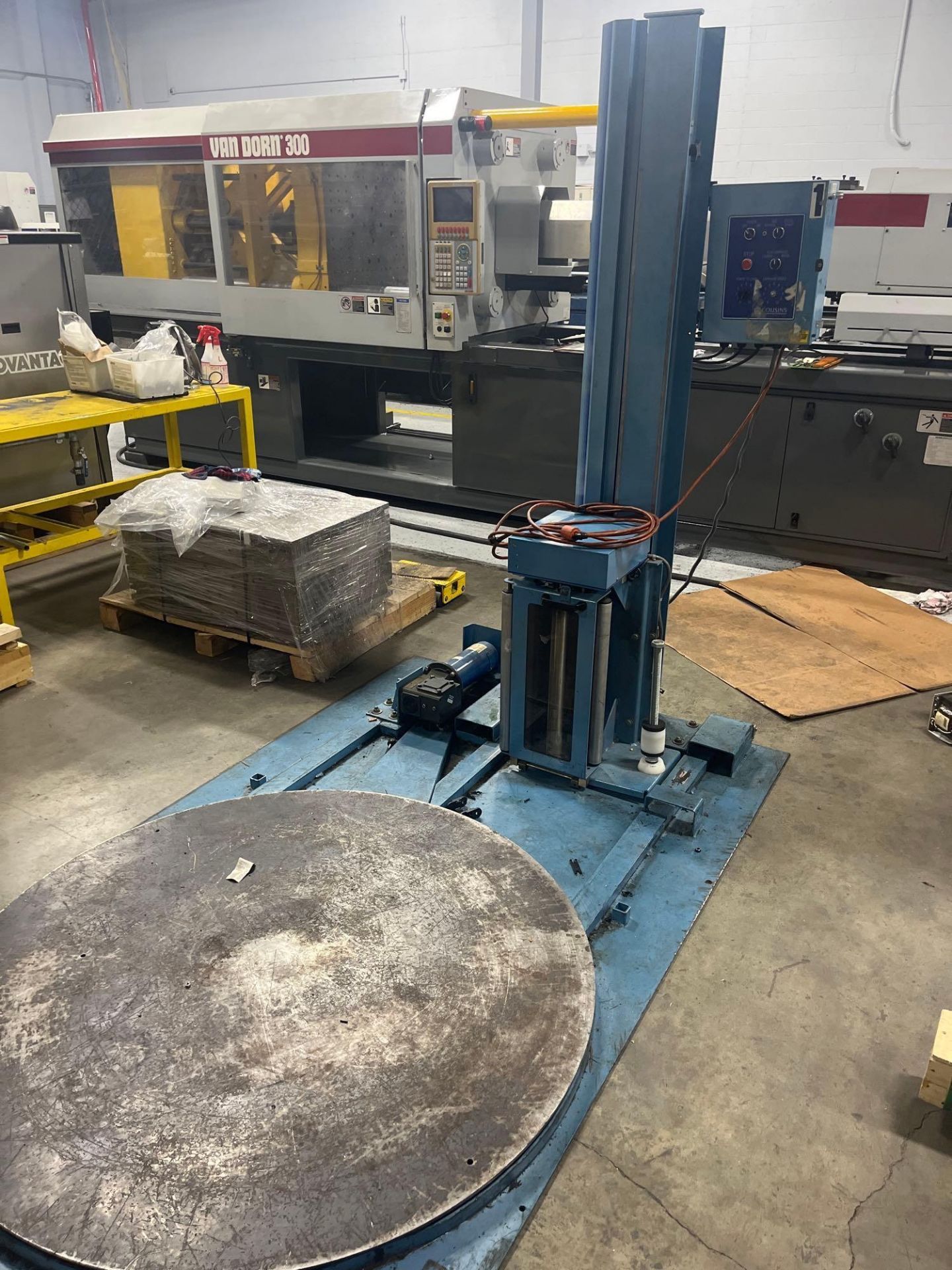 Cousins Packaging pallet wrapping machine model LP2100 serial number ...