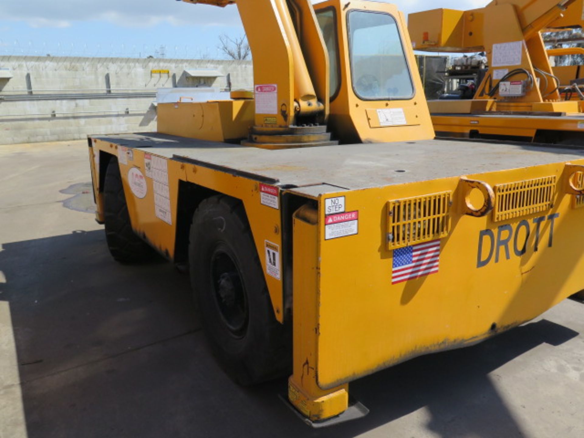 Drott mdl. 3330 12,000 Lb Cap (On Outriggers) Diesel Carry Deck Crane s ...