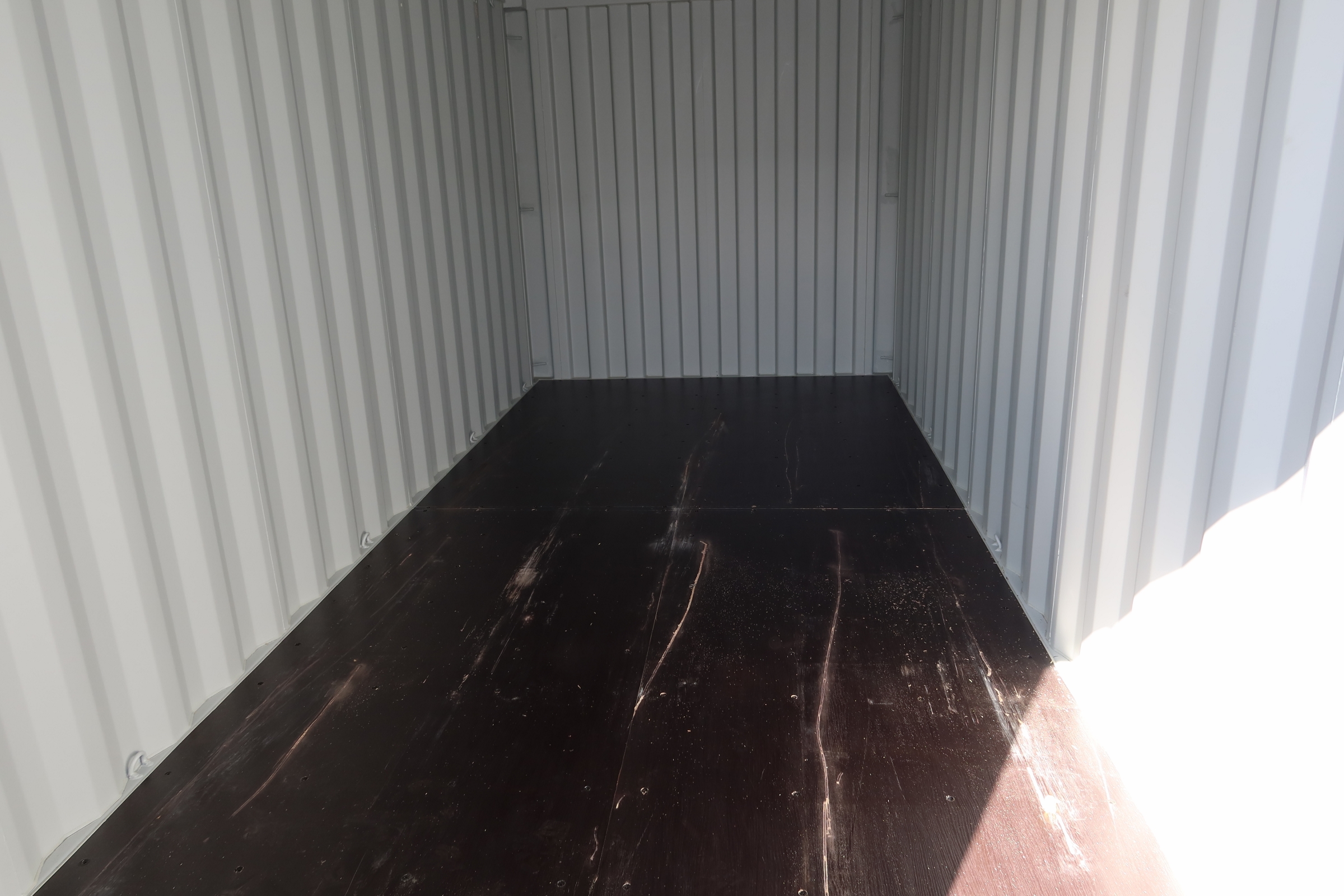 8'X20' CONEX BOX