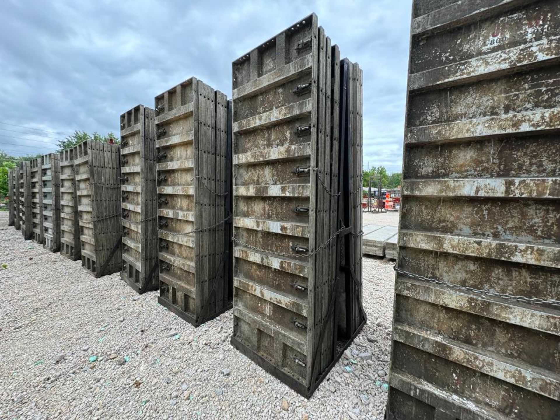 (16) 36" x 9' Tuff-N-Lite Aluminum Concrete Forms, Smooth, 6-12 Hole ...