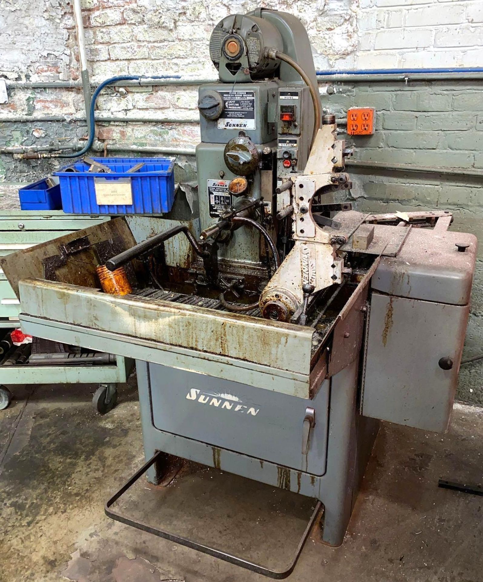 Loading Fee: $125 Sunnen Honing Machine Model# MBB-1680 Serial# 72052 w ...