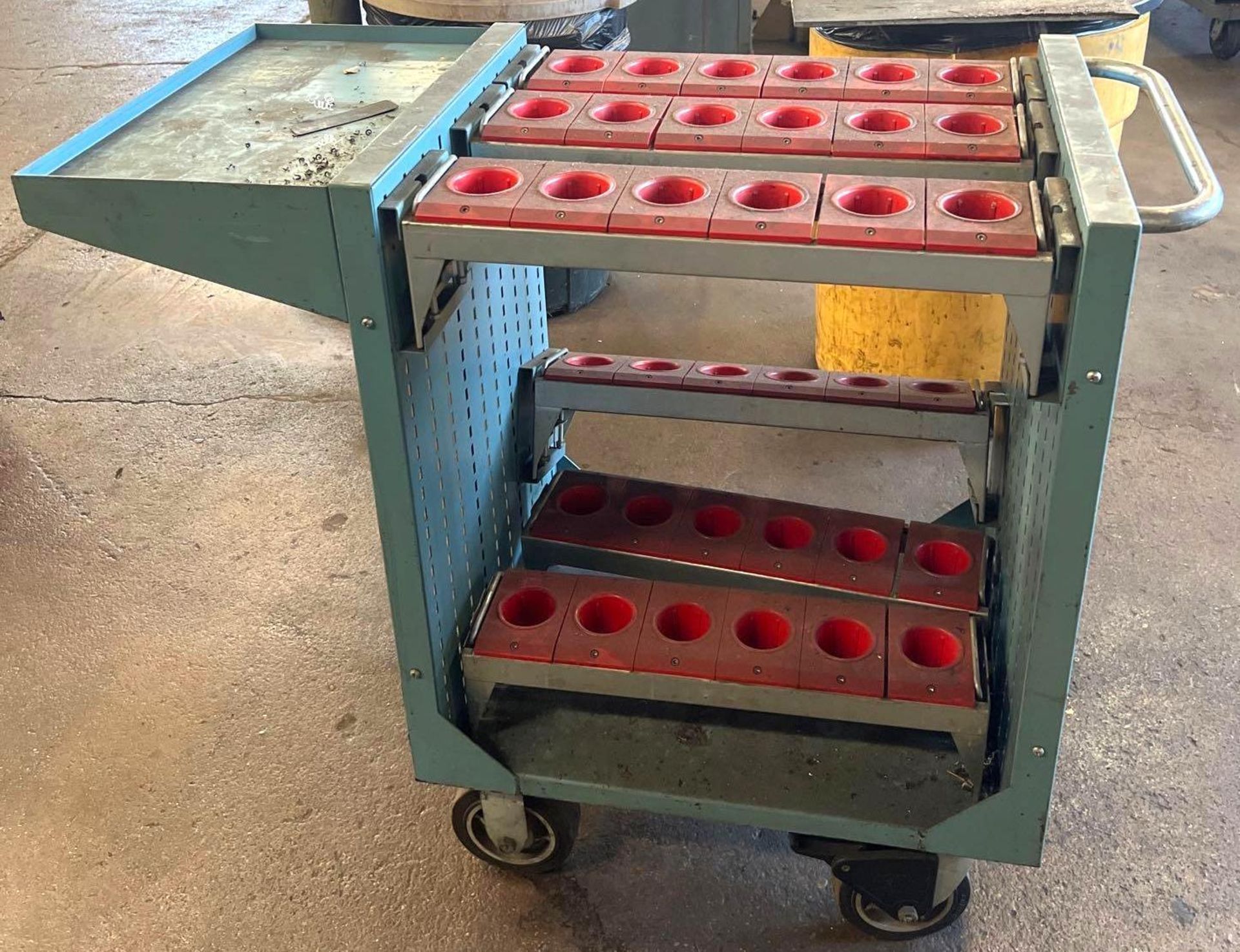 Loading Fee: $20 Lot of (2) Cat 40 Taper Carts Lista and Kennametal ...