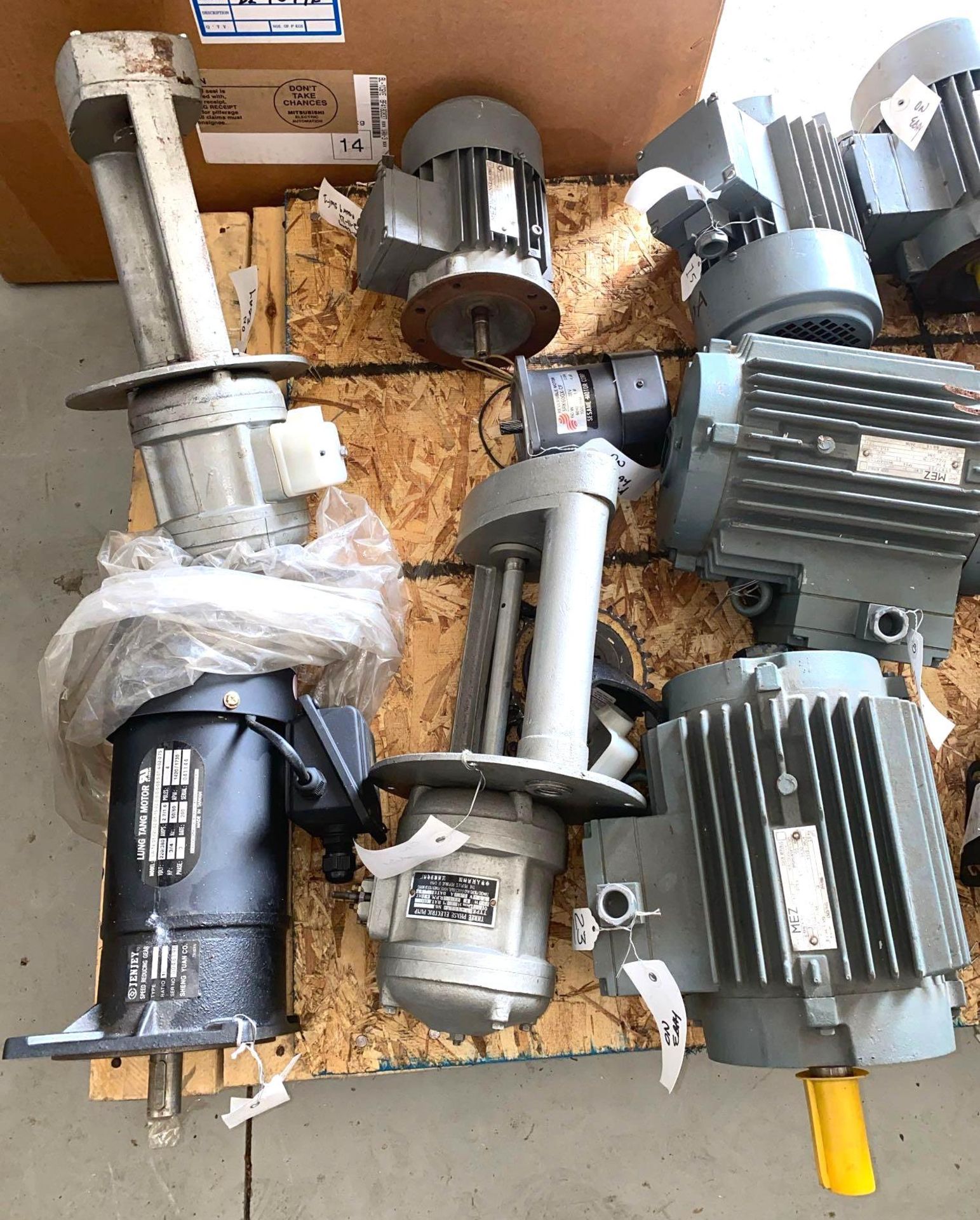 Loading Fee: $10 Lot of AC Motors, Coolant Pumps, Hyd Pump, & Misc.