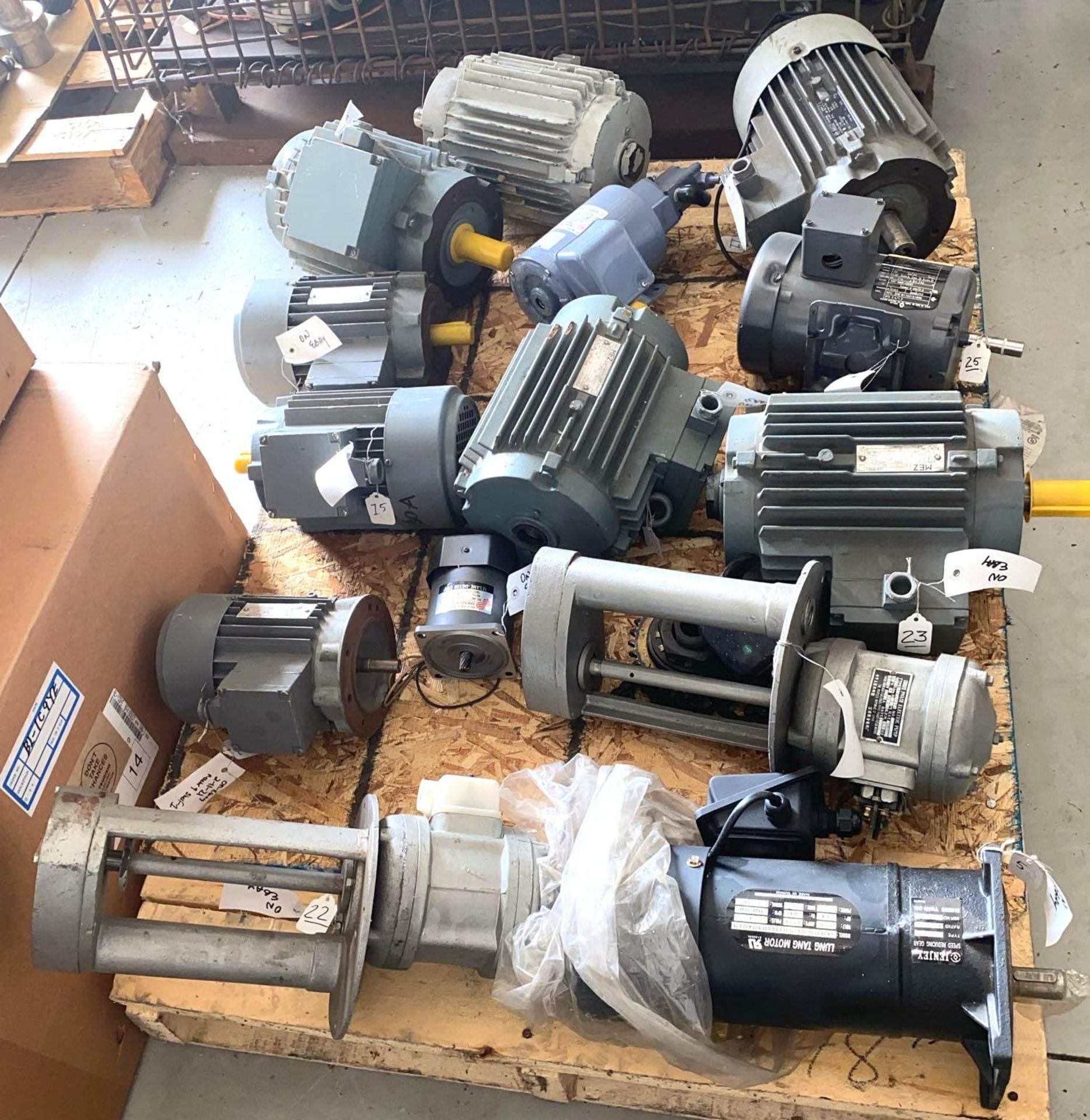 Loading Fee: $10 Lot of AC Motors, Coolant Pumps, Hyd Pump, & Misc.