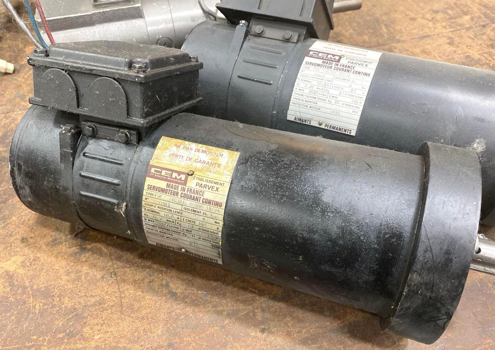 Lot of (2) CEM Servo Motors, FDE T4C3B1 R0506