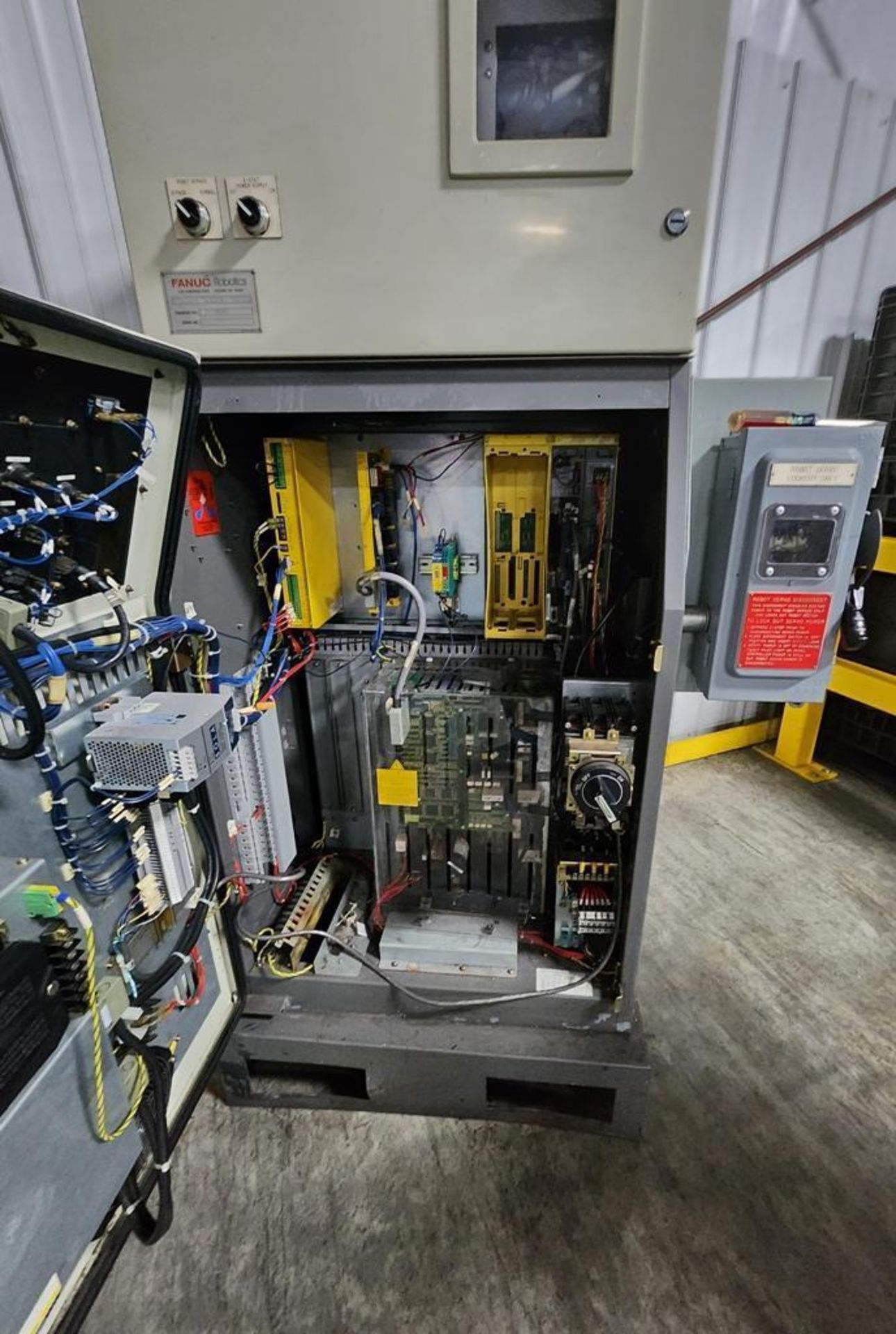 Location: St. Louis, MI Loading Fee: $100 Fanuc P-145 6-Axis Paint ...