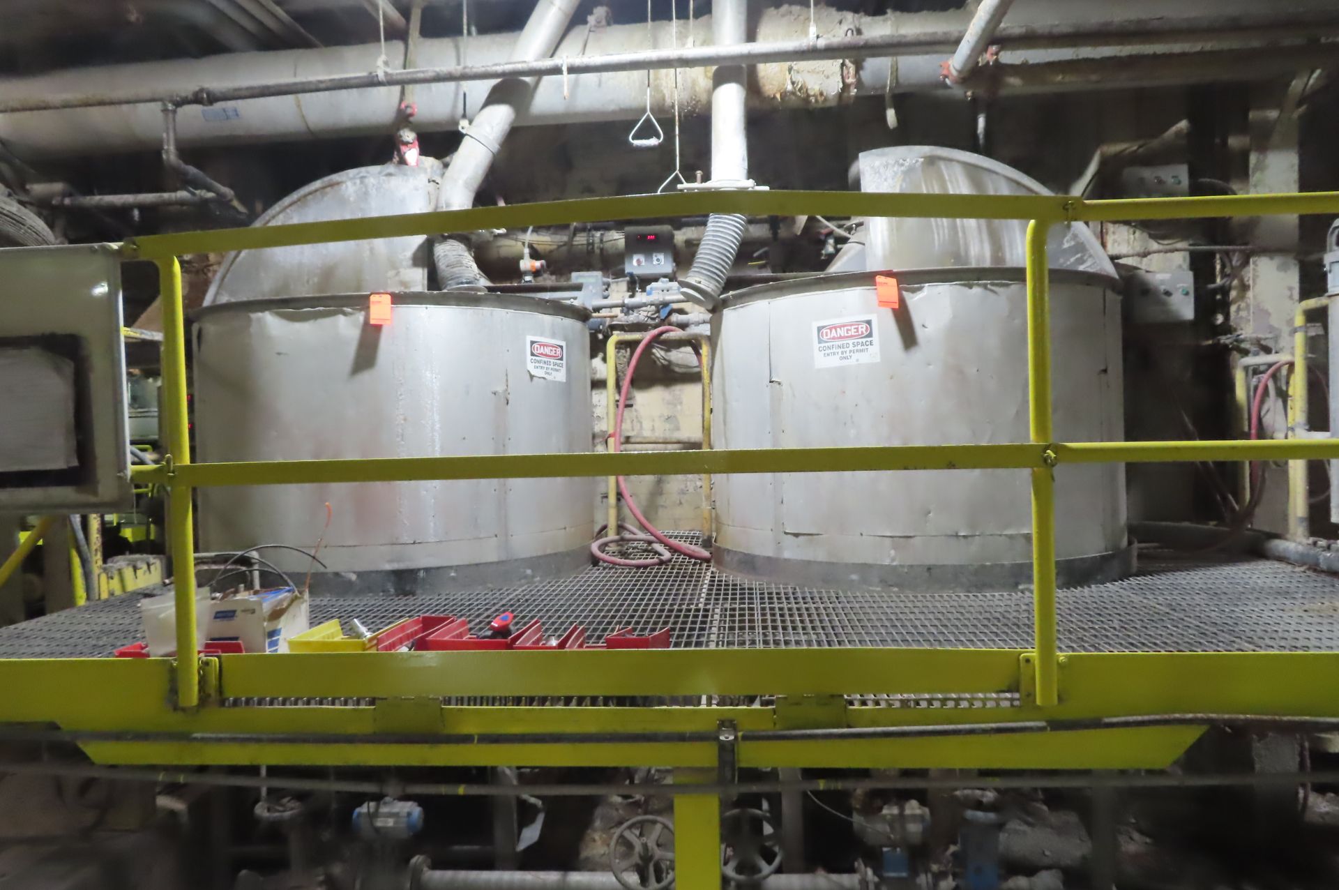 Lot of (2) stainless mixing tanks with top mount mixers, flat bottom, 6 ...