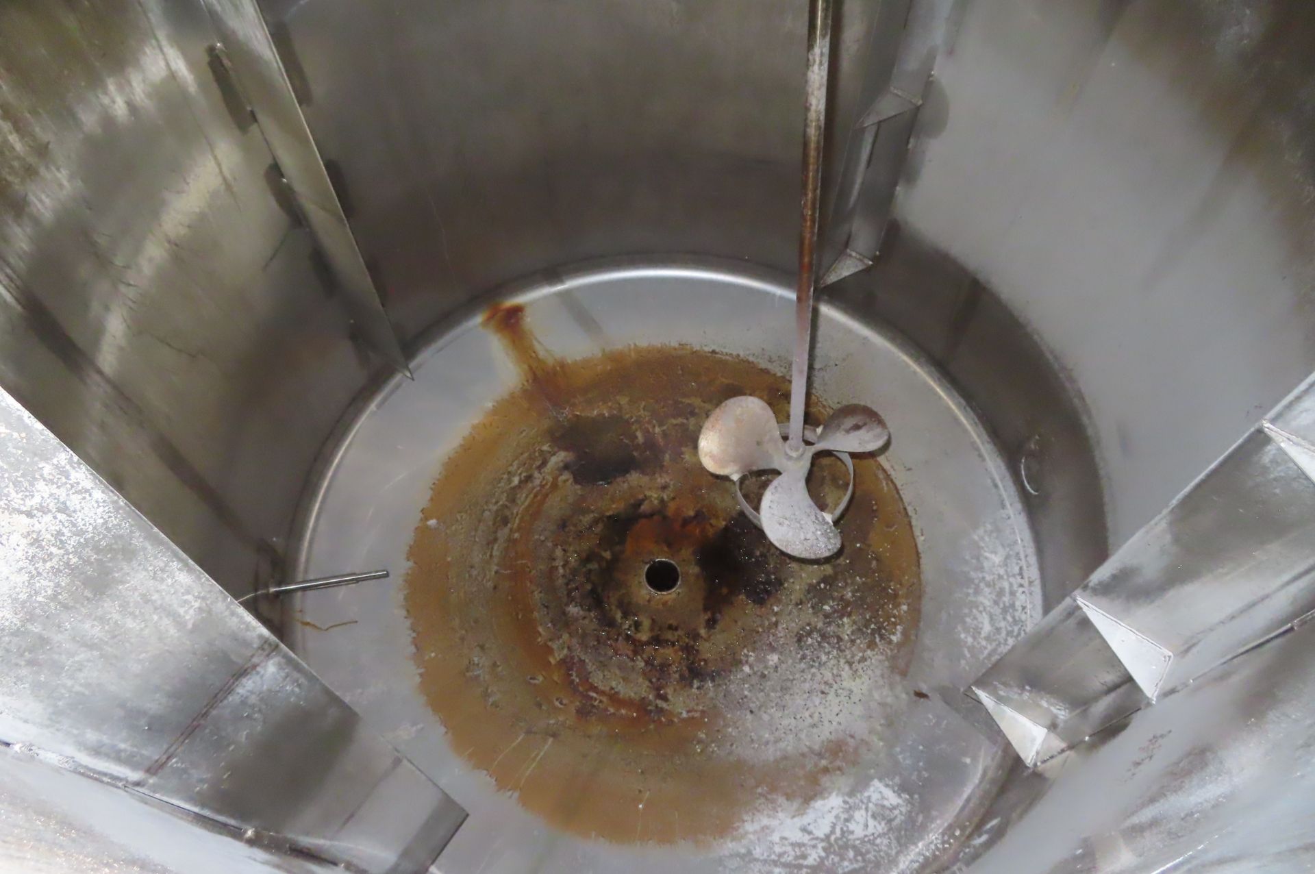 Lot of (2) stainless mixing tanks with top mount mixers, flat bottom, 6 ...