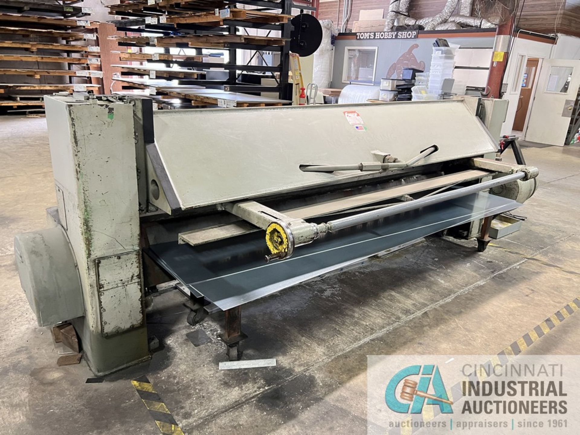 { Group of lots: 242, 243 } 10 GA. X 10' NIAGARA MODEL 610 HYDRAULIC ...