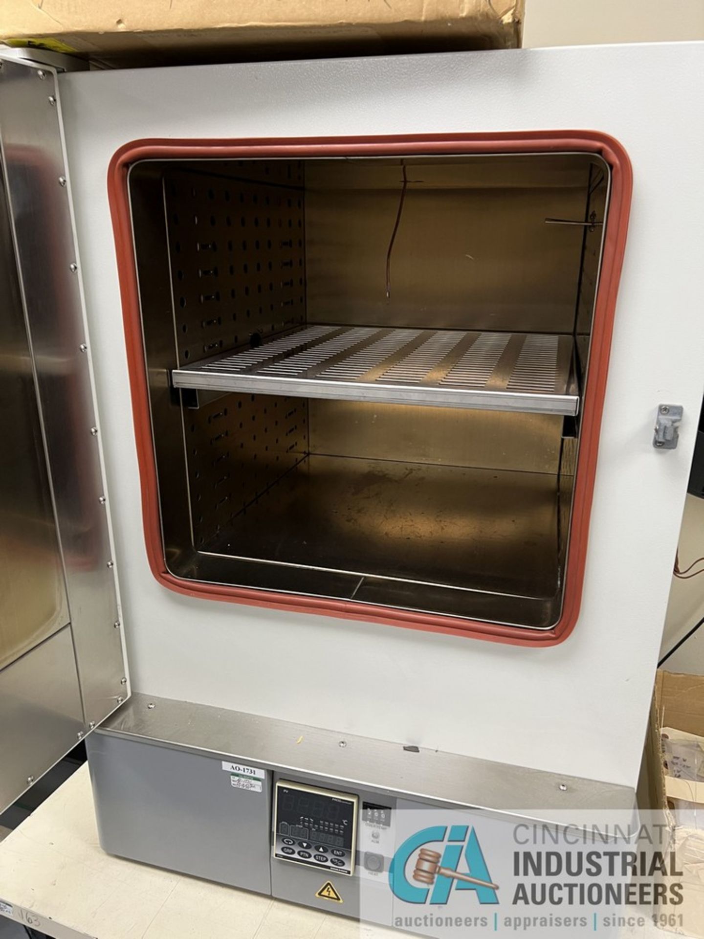 BLUE M MODEL L0-90-P OVEN; S/N E1501098, 280 DEGREE MAX (REWORK)
