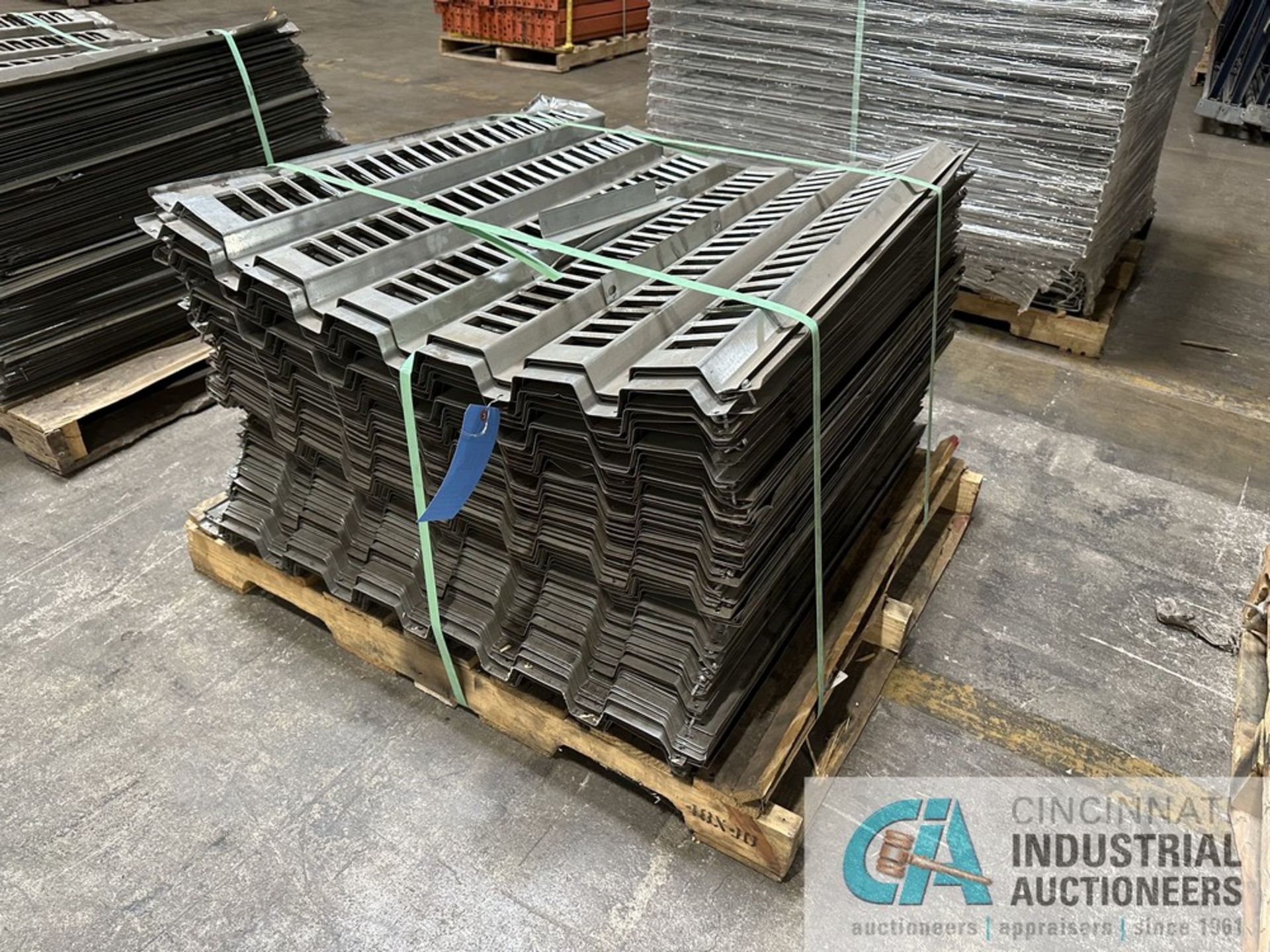 { Choice of lots: 330, 331, 332, 333, 334 } (LOT) 36" X 38" STEEL GRATE ...