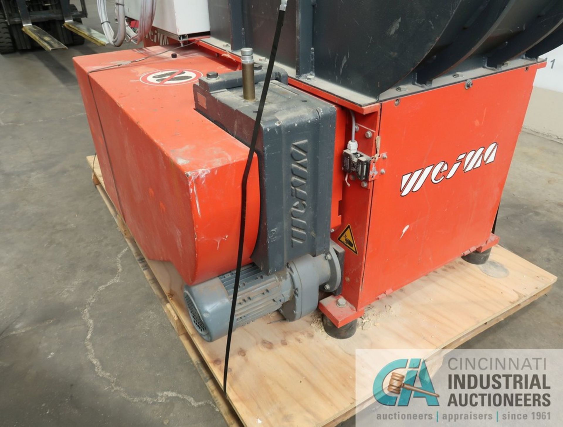 2015 WEIMA MODEL WL4 30-HP SINGLE SHAFT WOOD SHREDDER; S/N 510-1448, 3 ...