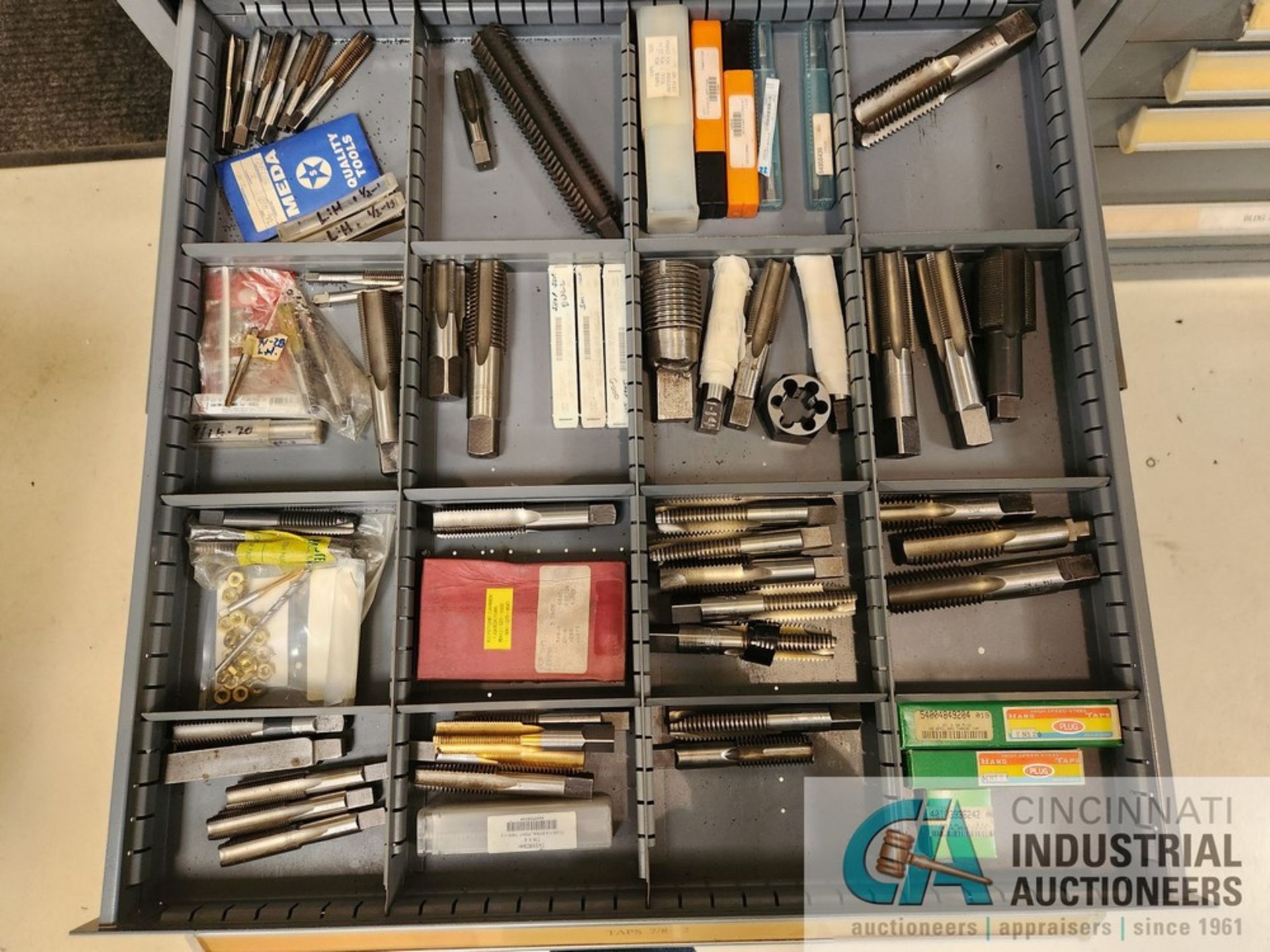 15-DRAWER STANLEY VIDMAR TOOLING CABINET W/ TAPS, DRILLS REAMERS, BALL ...