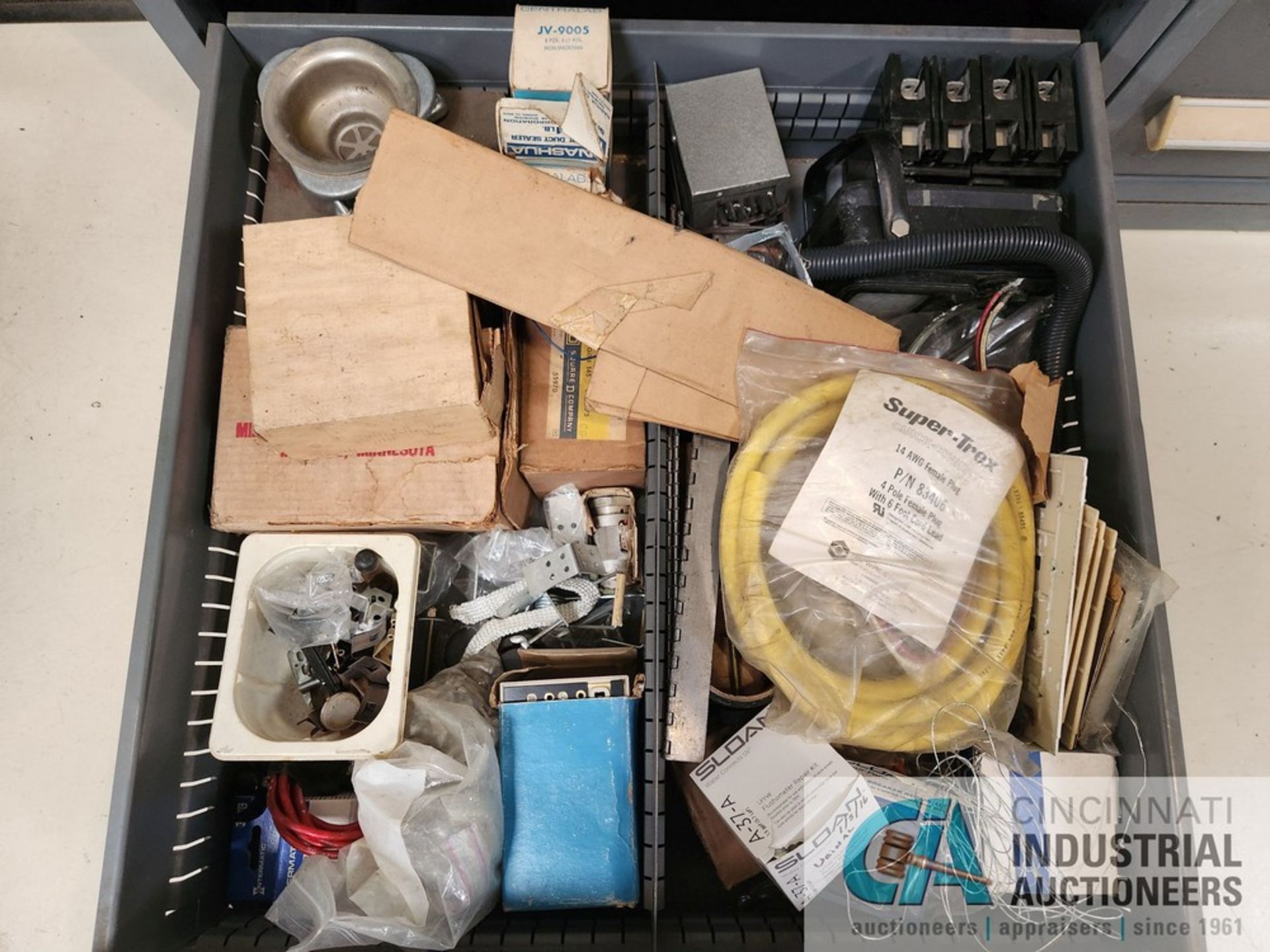 15-DRAWER STANLEY VIDMAR TOOLING CABINET W/ TAPS, DRILLS REAMERS, BALL ...