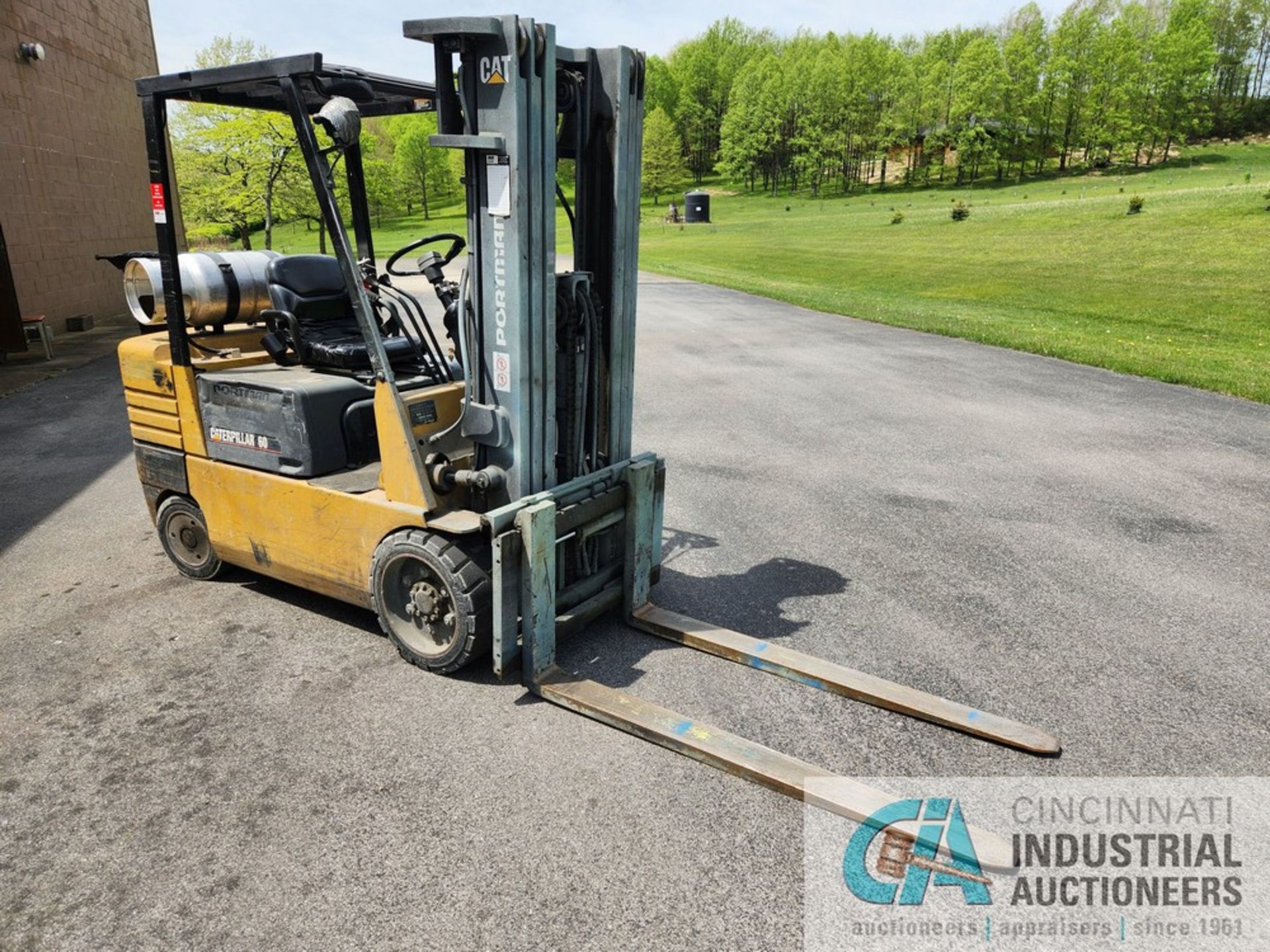 6,000 LB. CATERPILLAR MODEL GC30 LP GAS CUSHION TIRE LIFT TRUCK; S/N ...