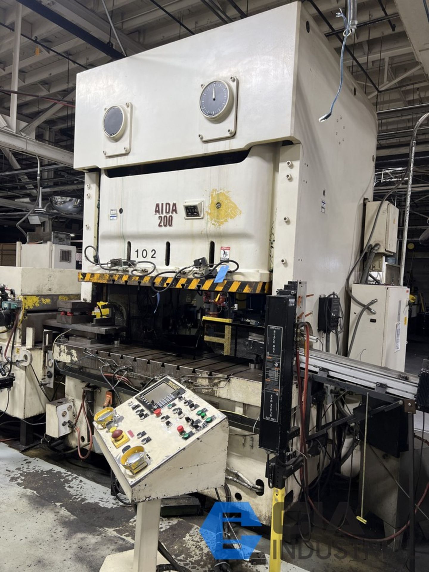 **220 TON AIDA MODEL NC2-2000(1) TWO-POINT GAP FRAME MECHANICAL PRESS ...