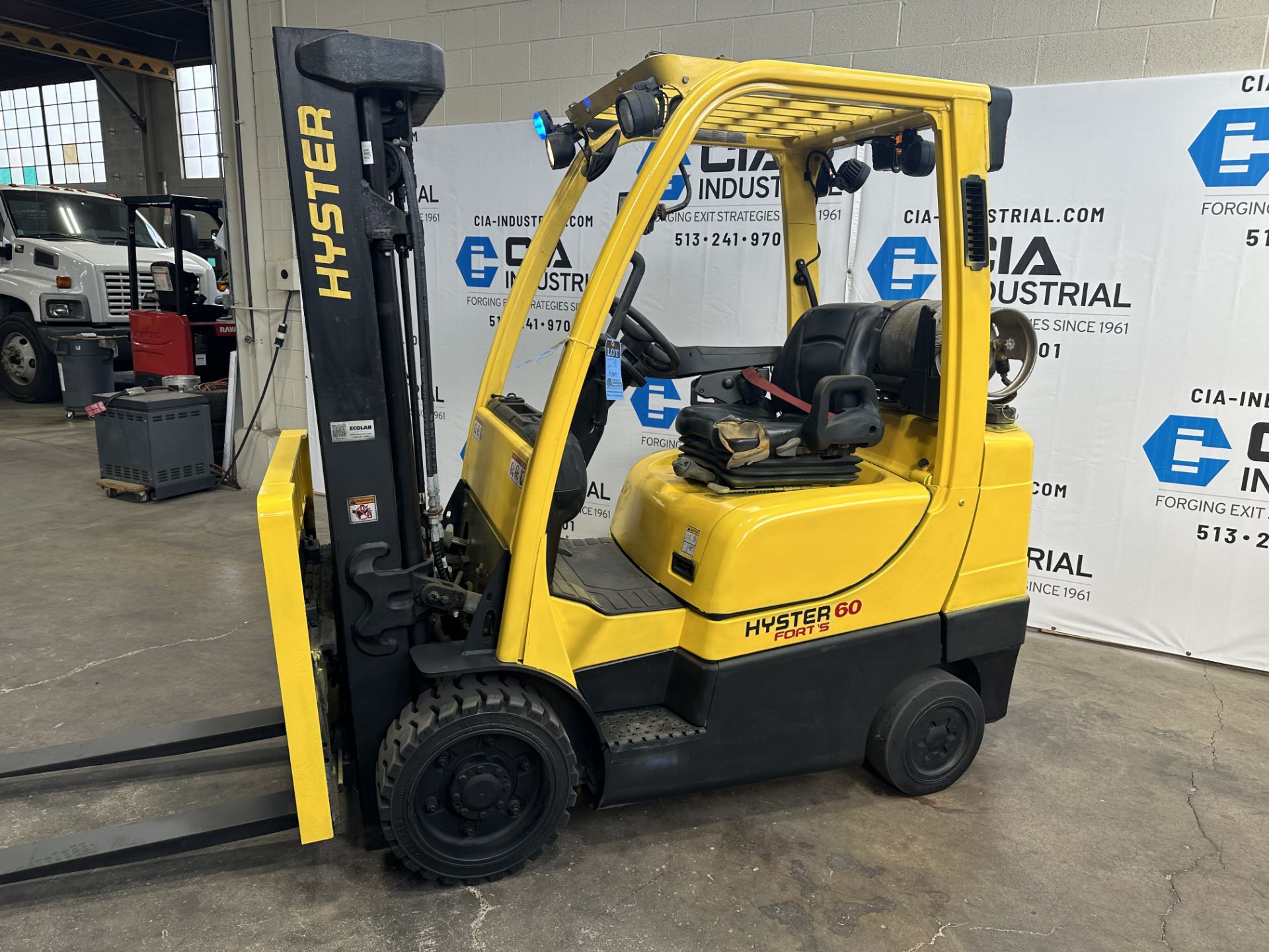 2016 - 6,000 LB. HYSTER MODEL S60FT FORTIS LP GAS CUSHION TIRE FORKLIFT ...
