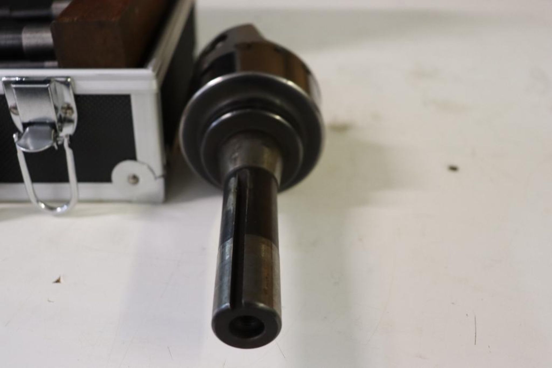 Offset boring bar w/ tooling & case, R-8 shank