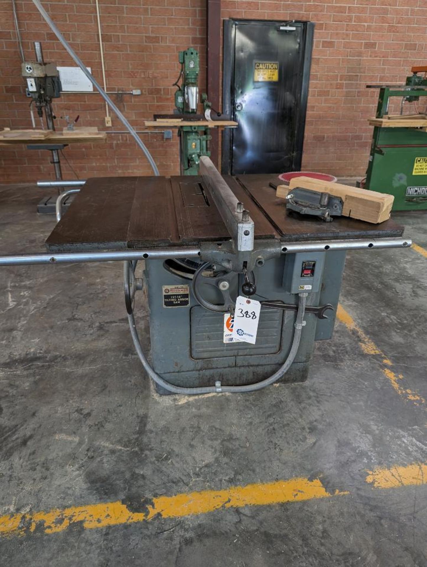 Delta/Rockwell 12" x 14" table saw