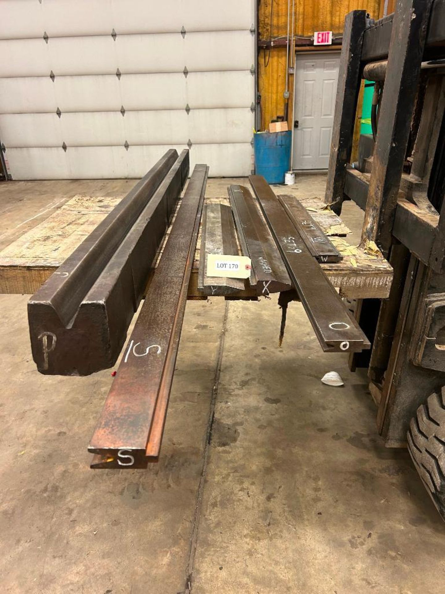 Press brake dies