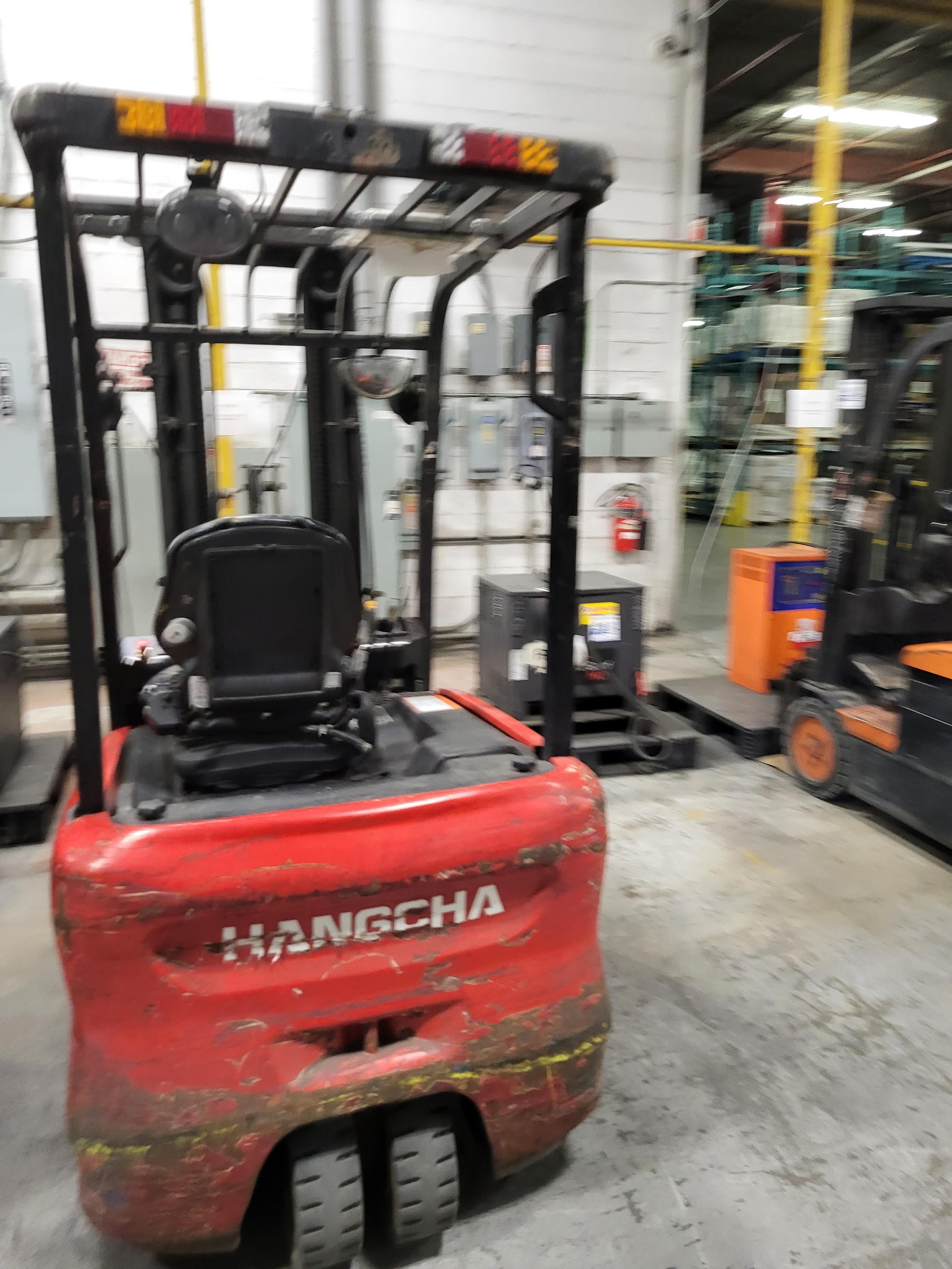 2017 HANGCHA mod. CPDS20-AC6 3-Wheel Electric Forklift and Charger. 48V ...