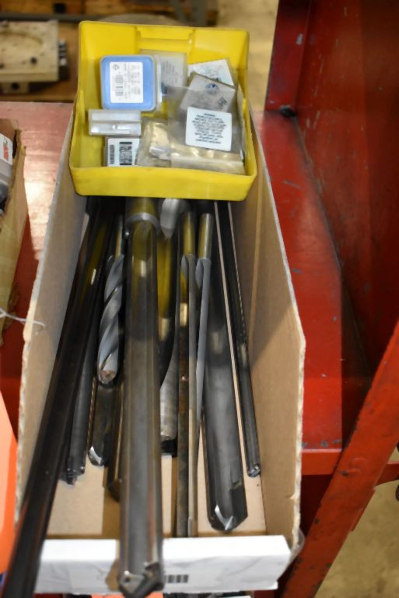 BOX WITH CARBIDE SPADE DRILLS, 3/8" UP TO 1 3/16" WITH BOX OF CUTTERS