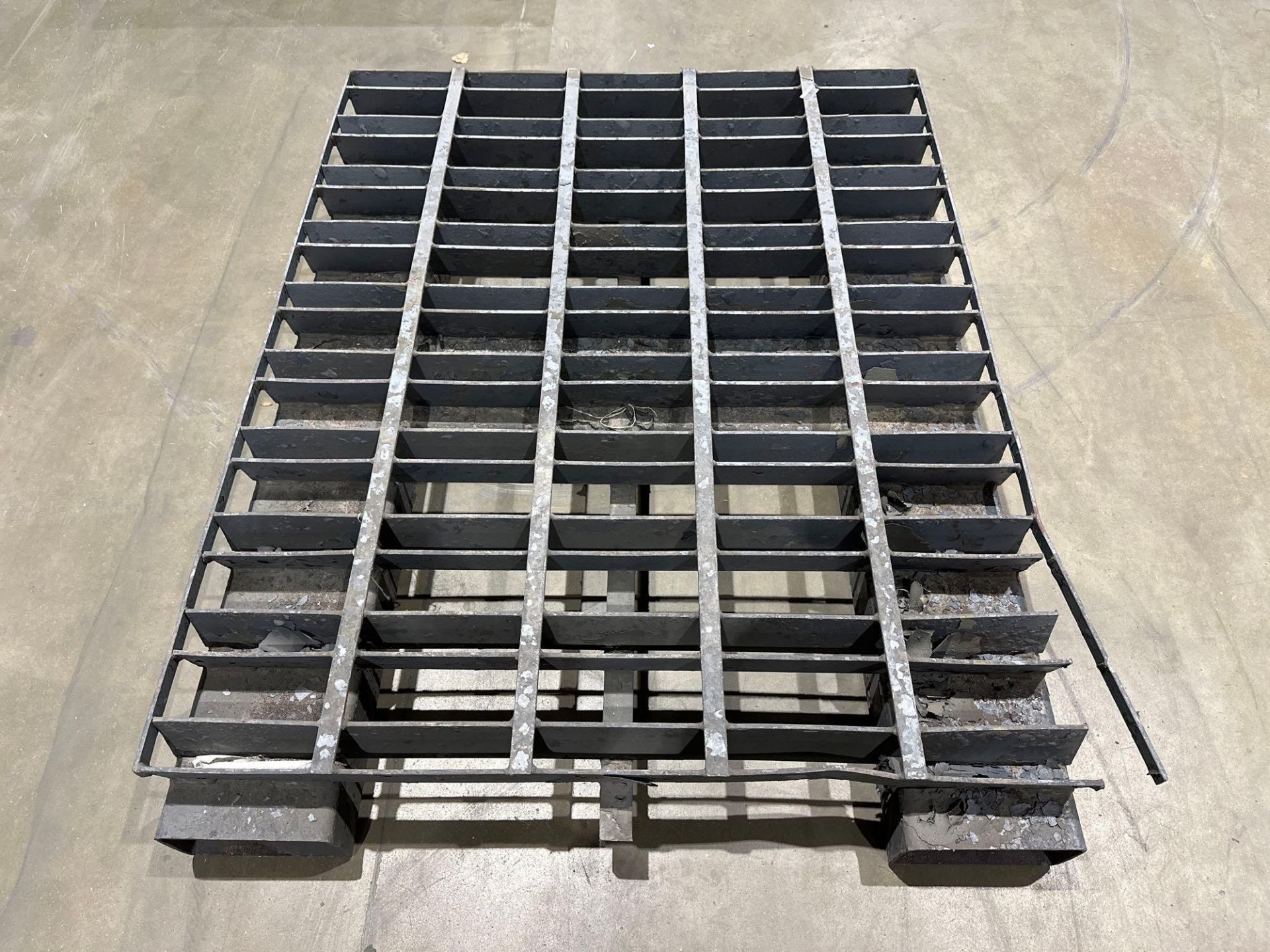 { Choice of lots: 182, 183 } (One) Furnace Inconel Grate; Dimensions 50 ...