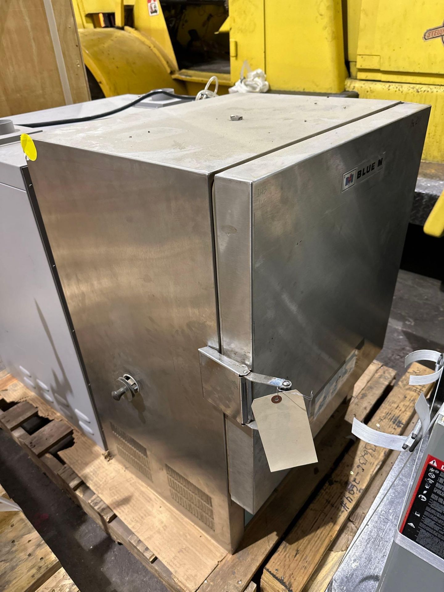 { Group of lots: 186, 187 } Blue M Oven Model: 0V-510A-2, S/N: 0V3 ...